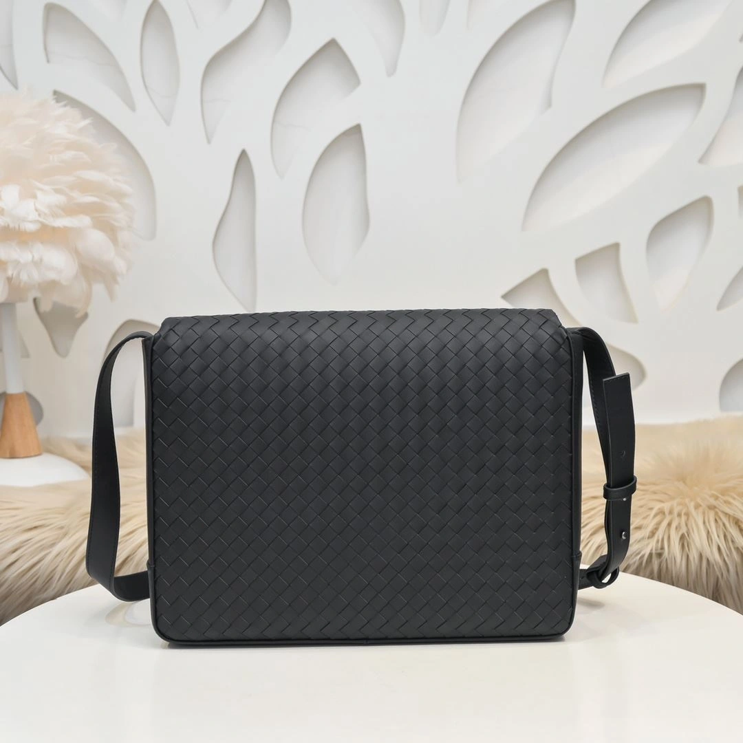 Inexpensive Mens Bottega Veneta Satchel Bags