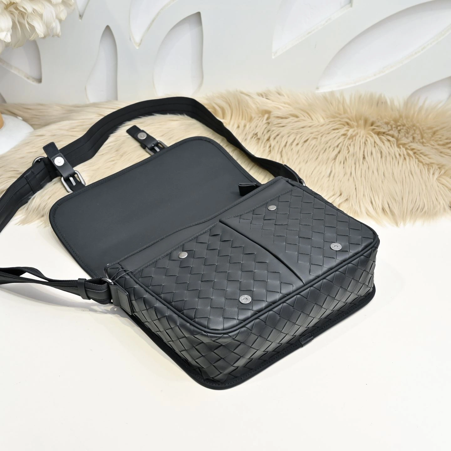 Low-cost Mens Bottega Veneta Satchel Bags