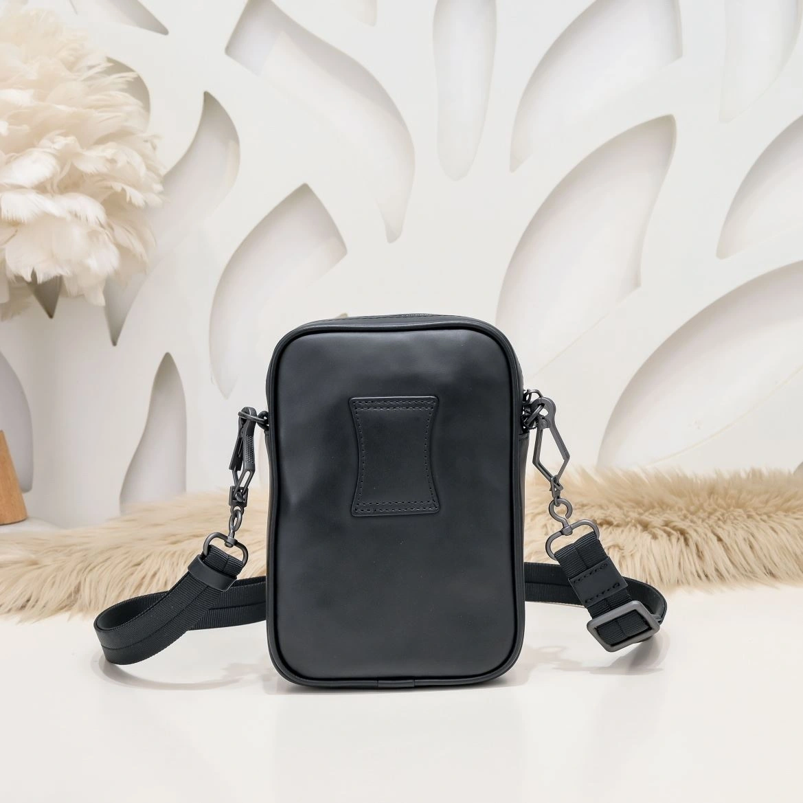 Budget-friendly Mens Bottega Veneta Satchel Bags