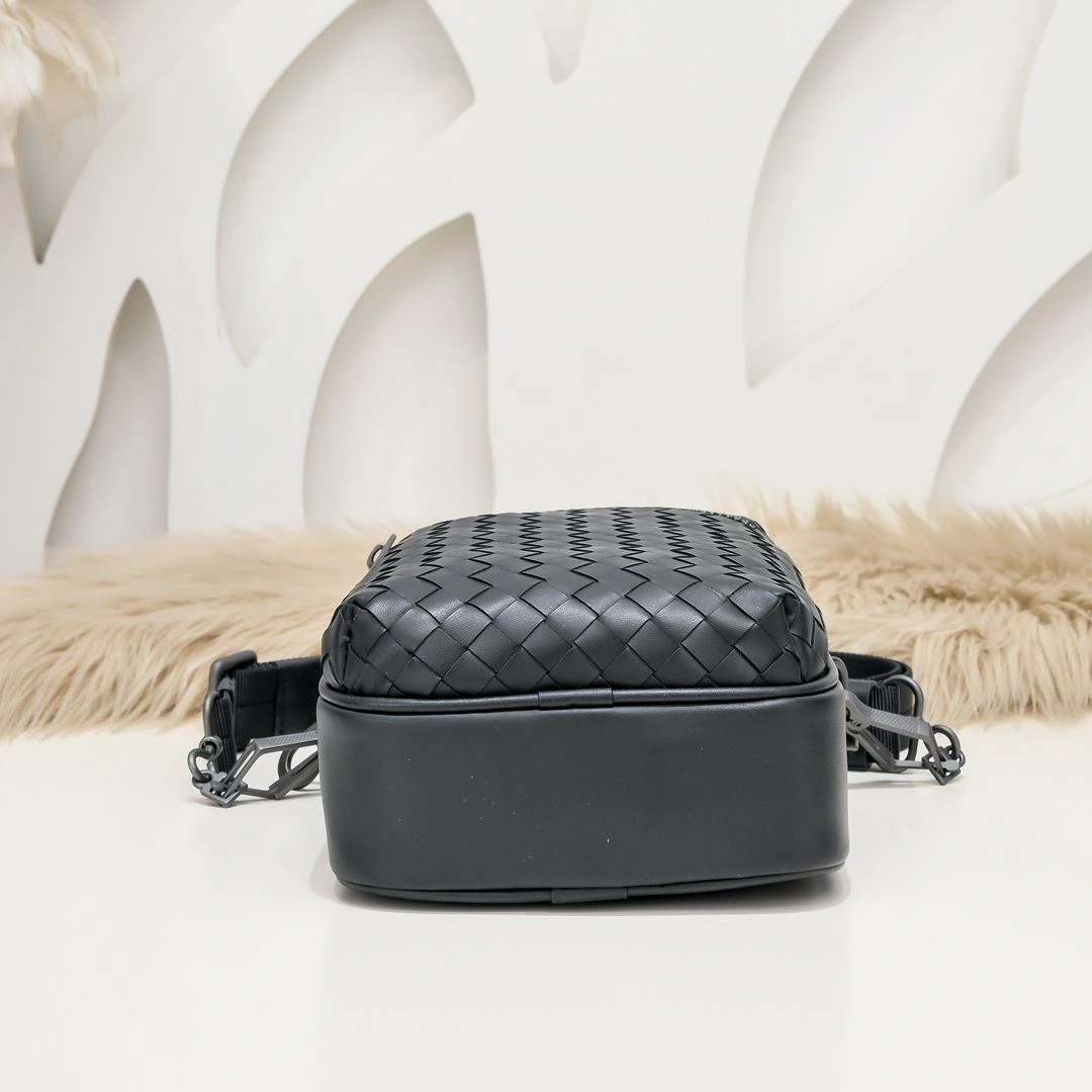 Budget-friendly Mens Bottega Veneta Satchel Bags