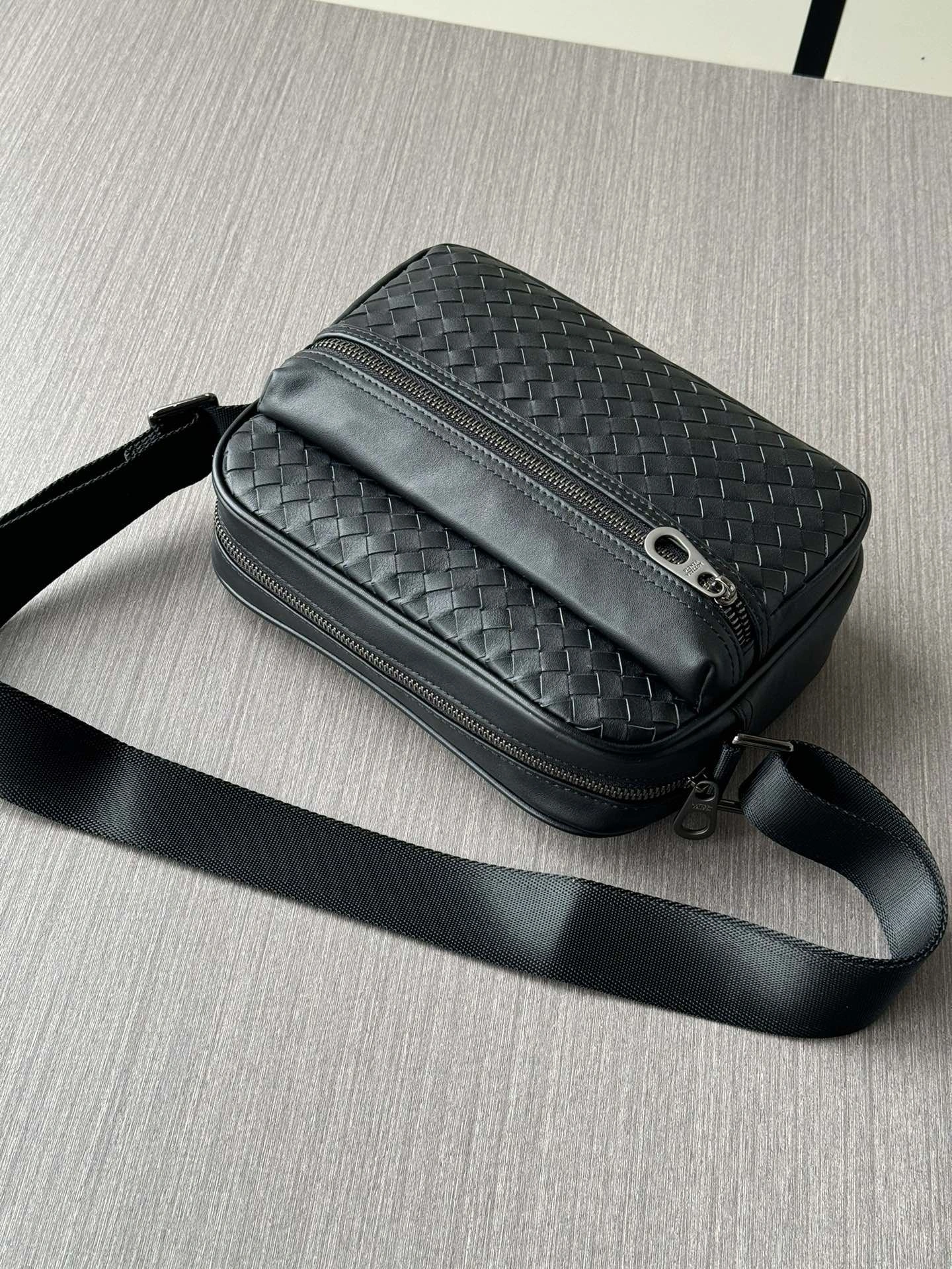 Cut-rate Mens Bottega Veneta Satchel Bags
