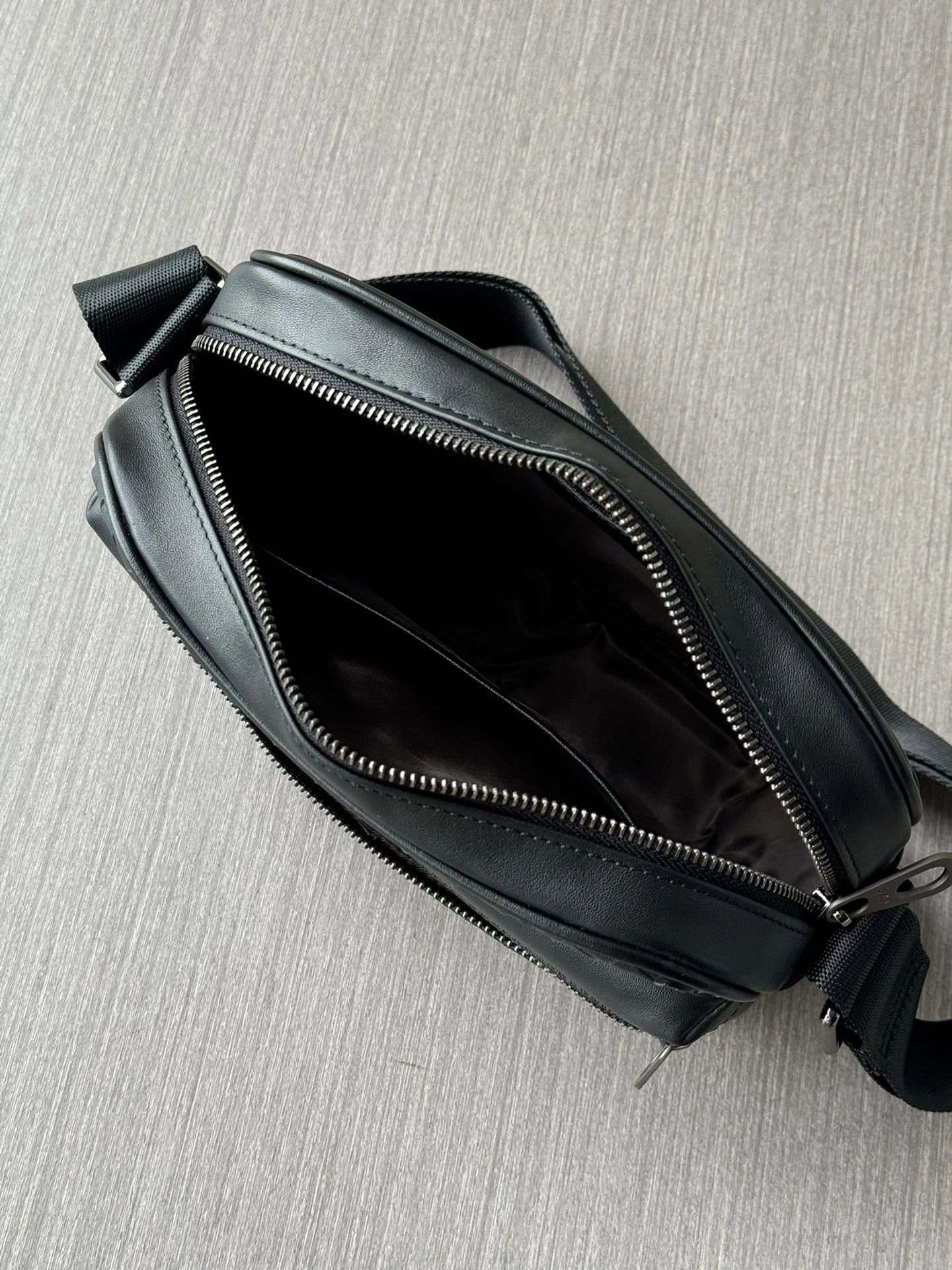 Cut-rate Mens Bottega Veneta Satchel Bags