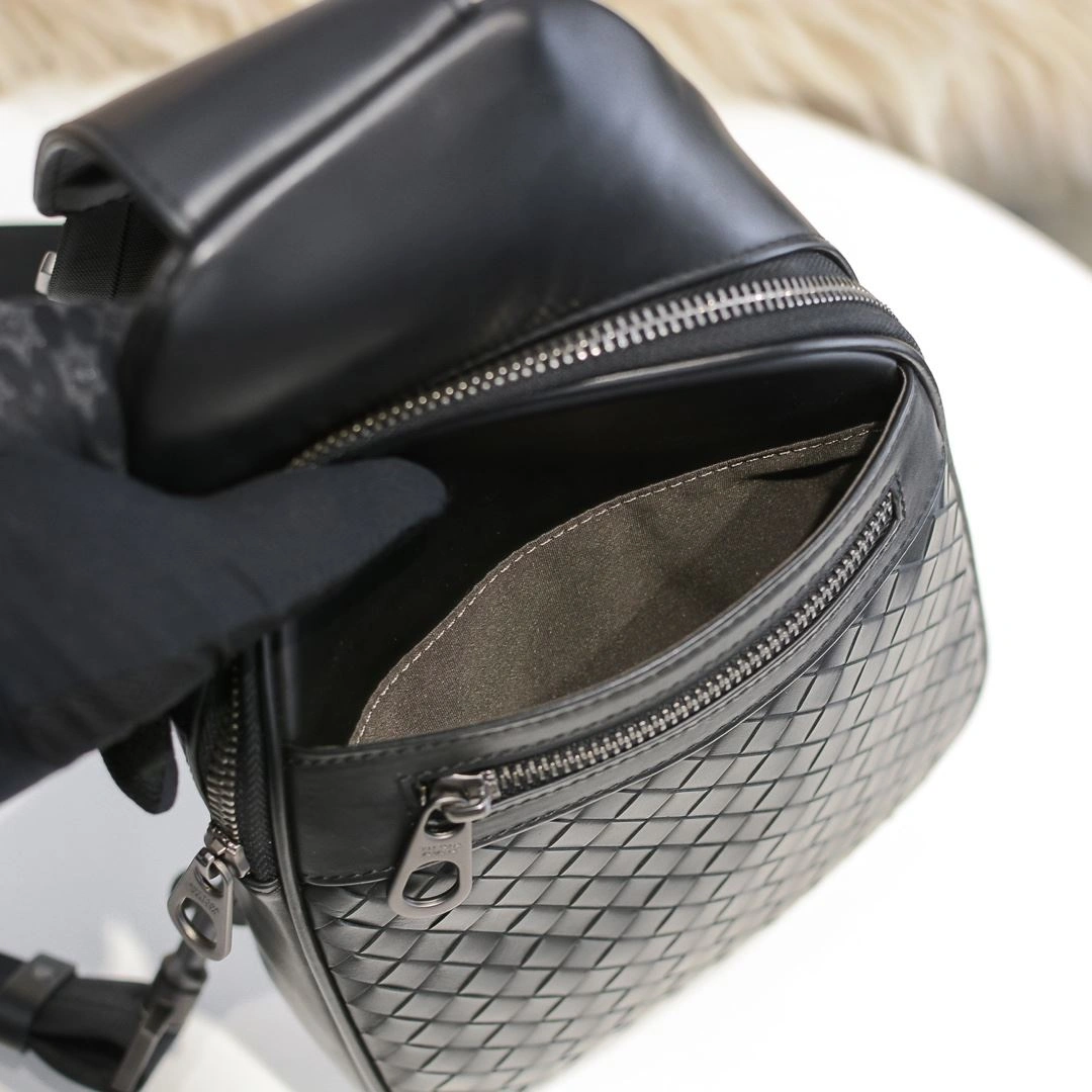 High fidelity Mens Bottega Veneta Waist Chest Packs