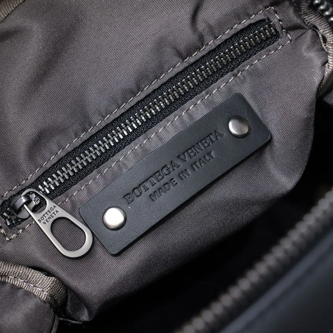 Value-priced Mens Bottega Veneta Waist Chest Packs
