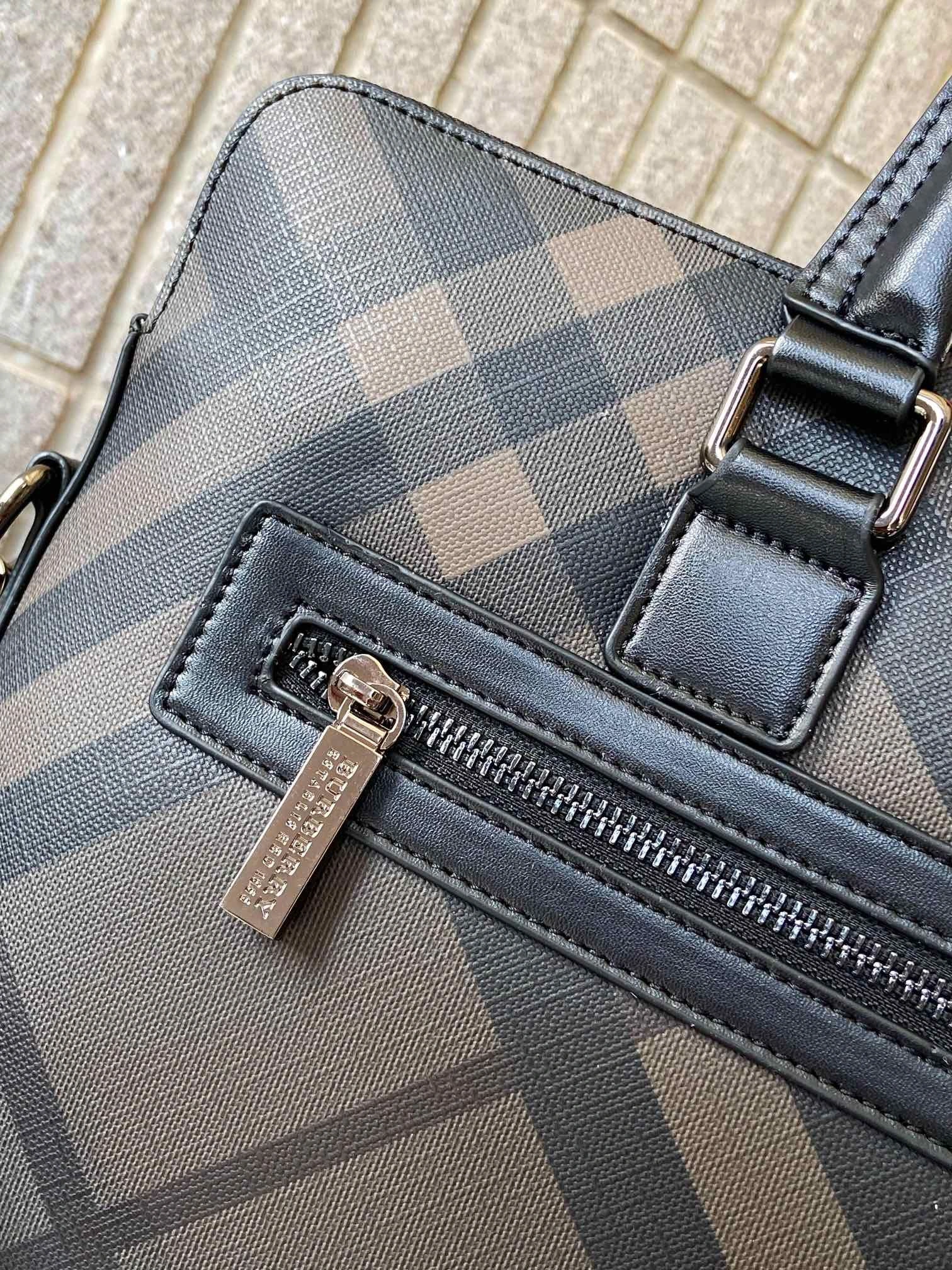 High fidelity Mens Burberry Briefcases