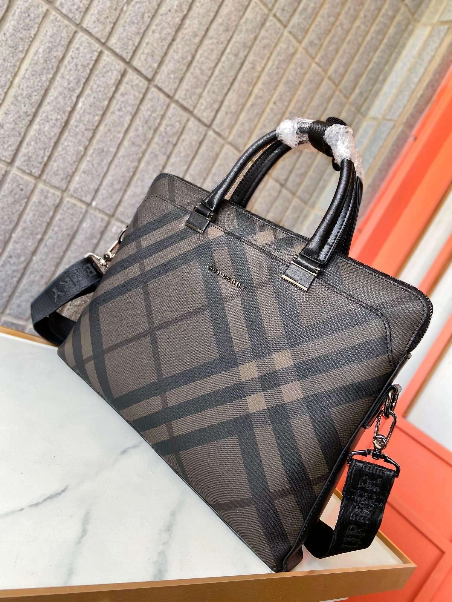 High fidelity Mens Burberry Briefcases