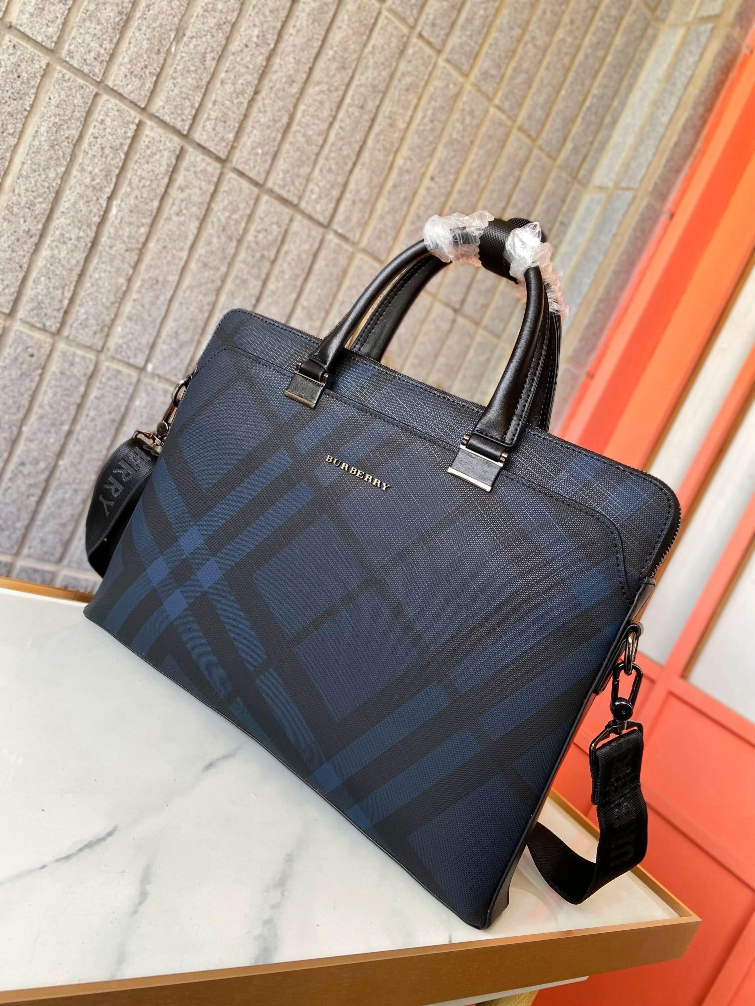 Top mirror Mens Burberry Briefcases