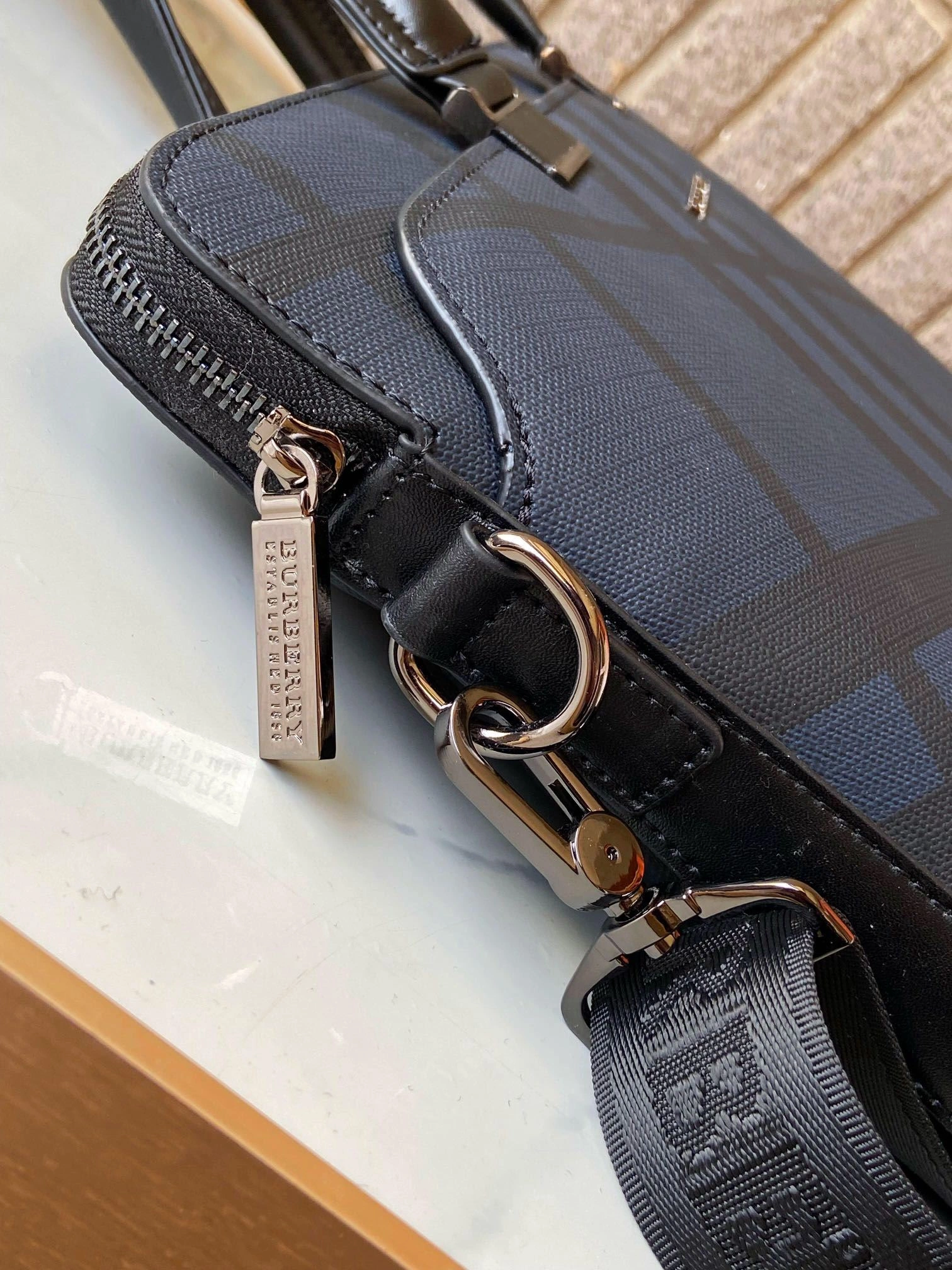 Top mirror Mens Burberry Briefcases