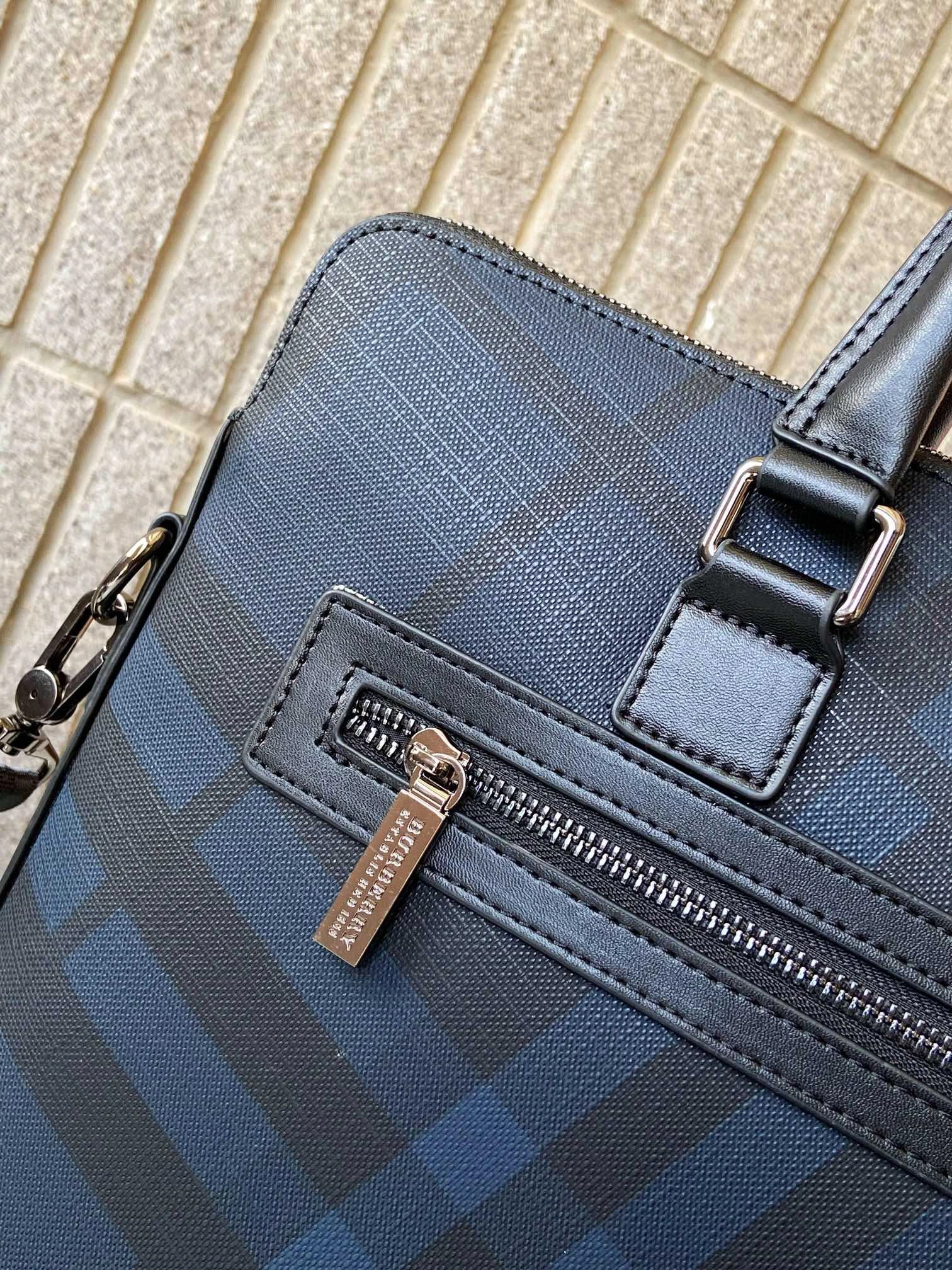 Top mirror Mens Burberry Briefcases