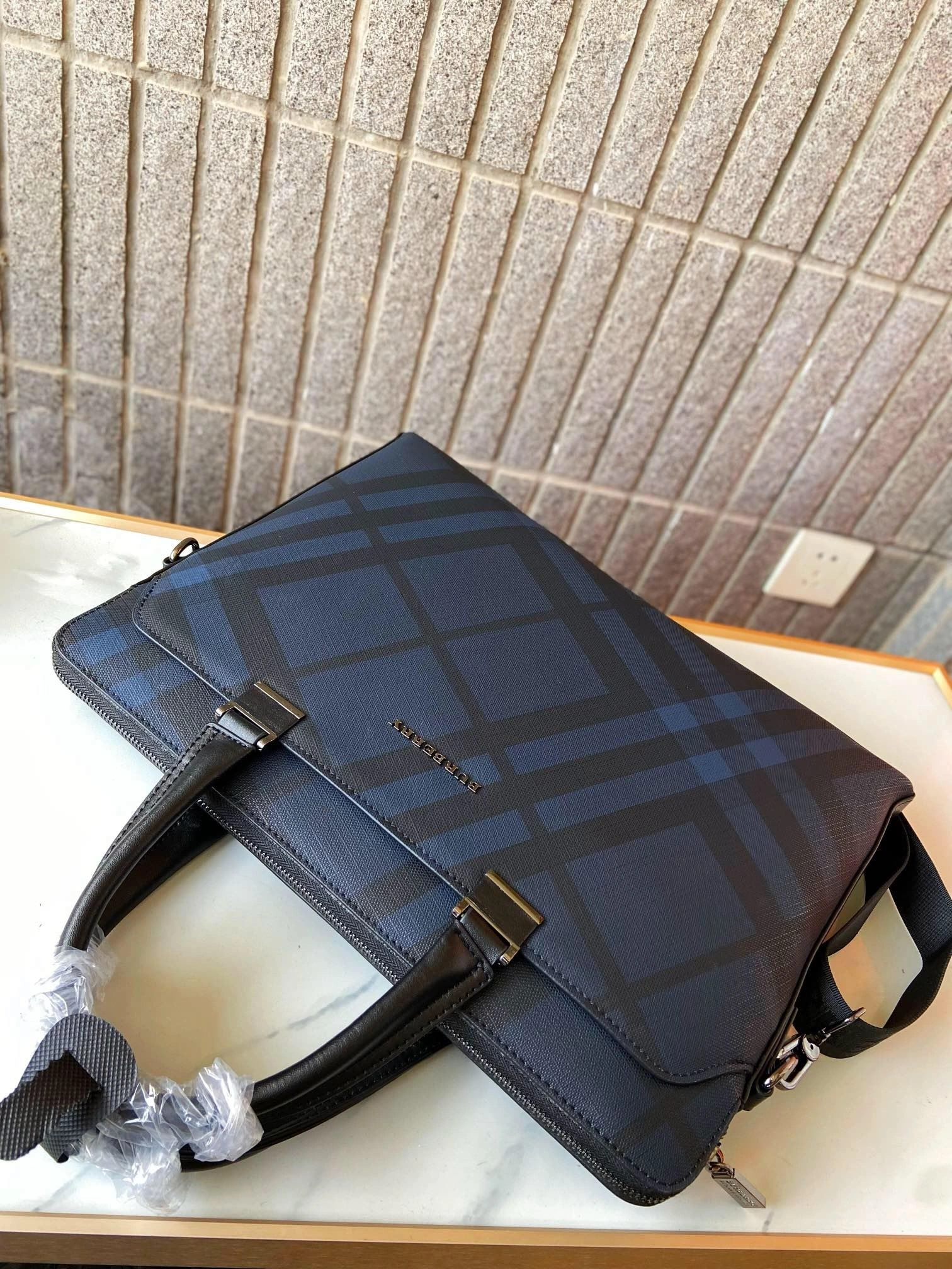 Top mirror Mens Burberry Briefcases