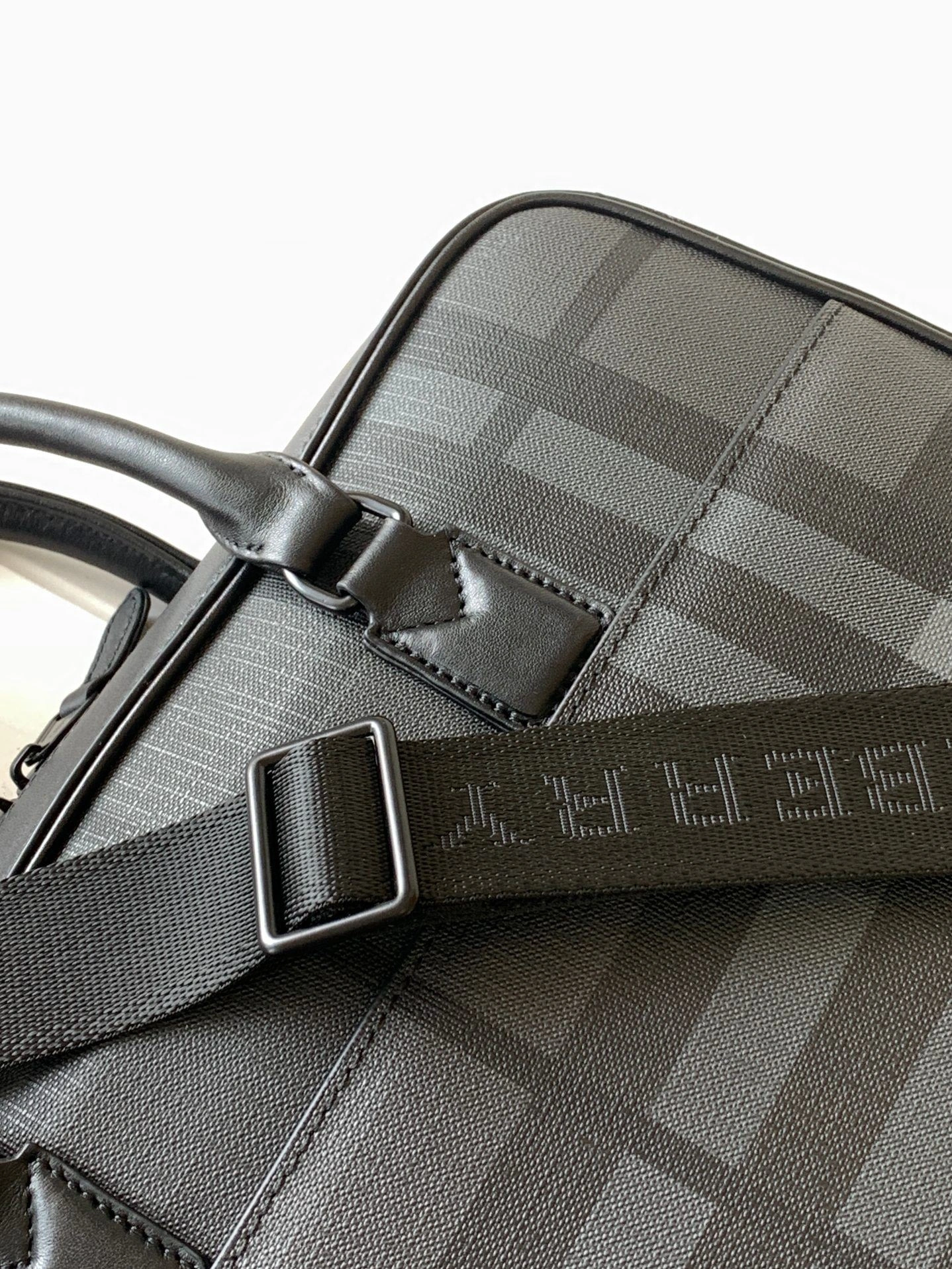 Accurate model Mens Burberry Briefcases