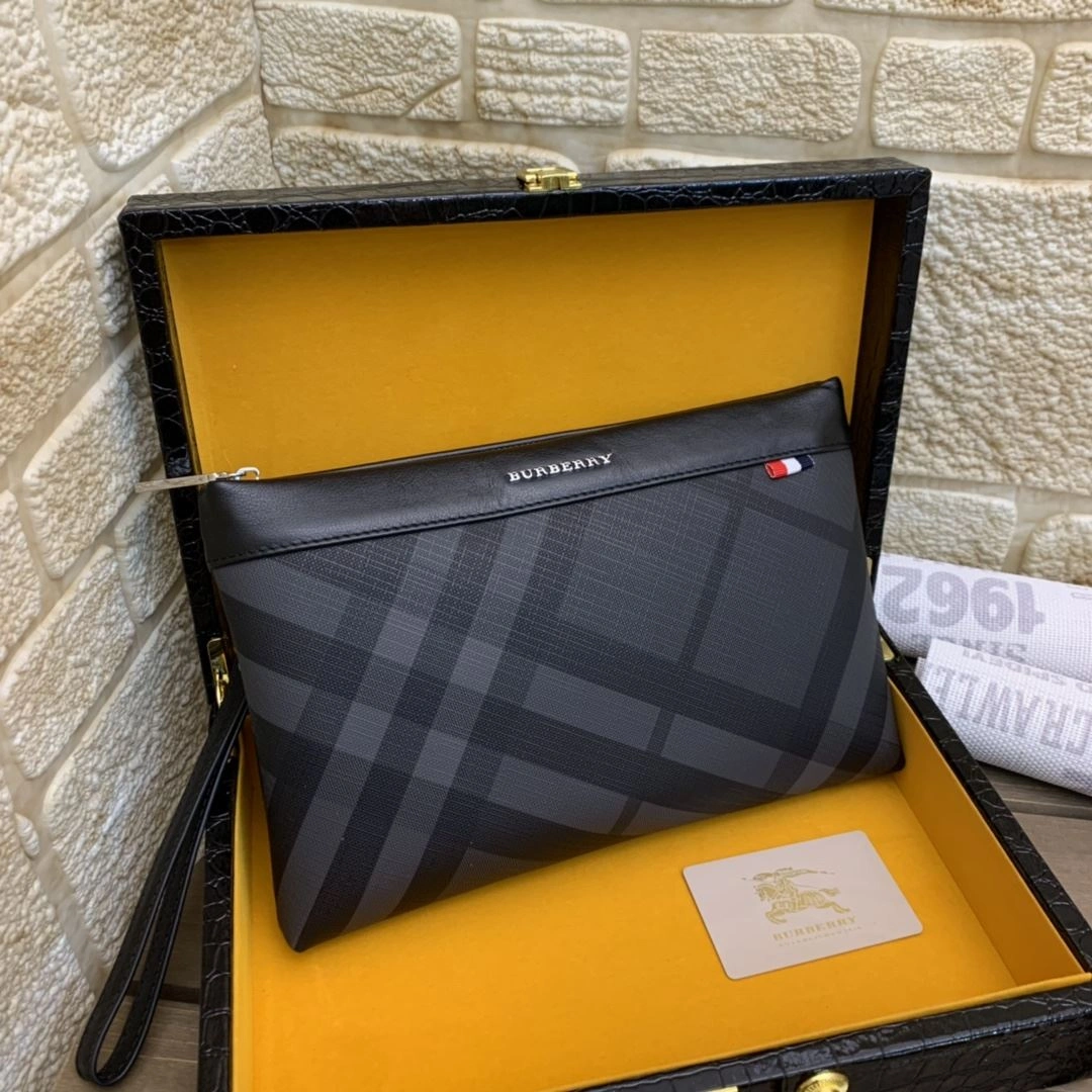 Value-priced Mens Burberry Clutch Bags