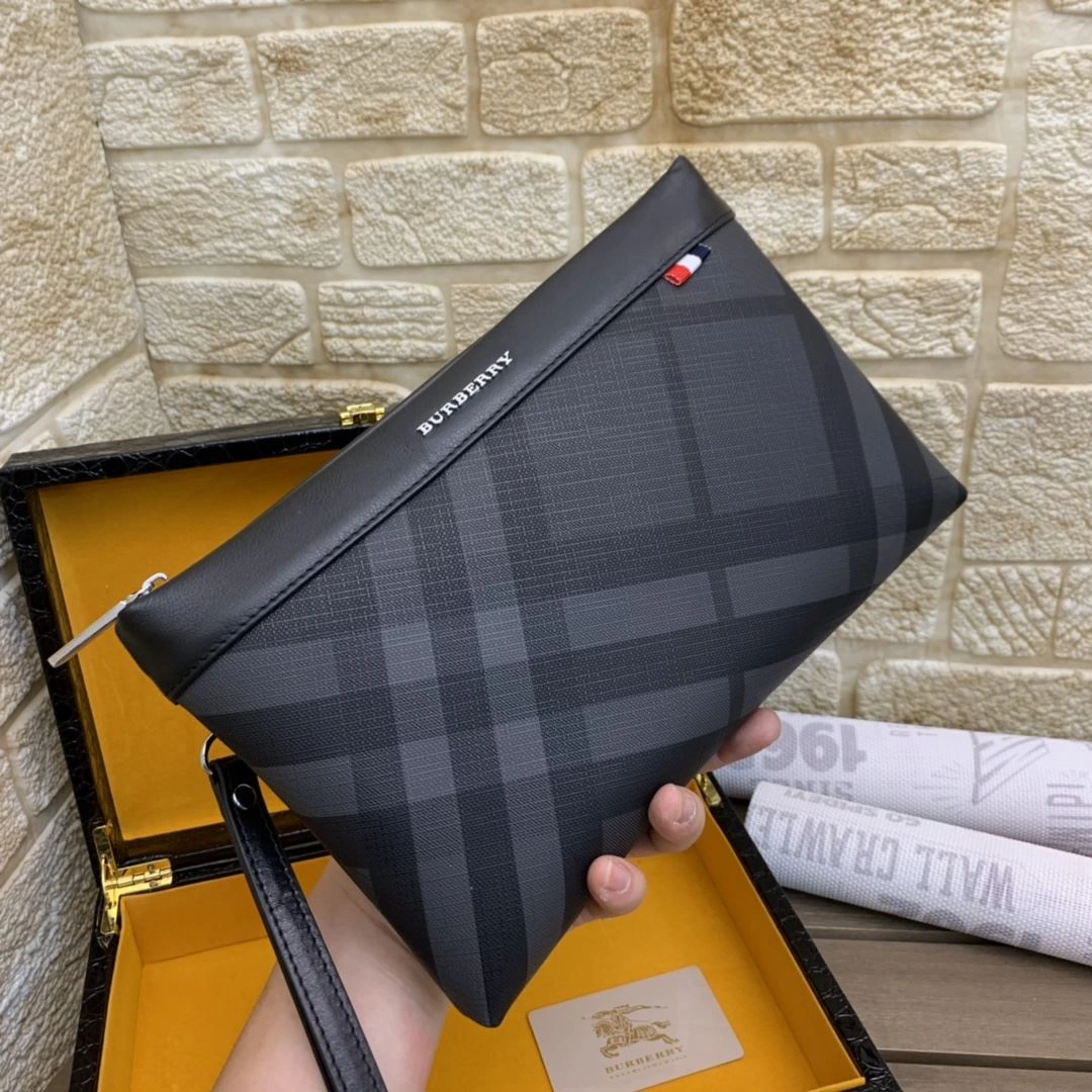 Value-priced Mens Burberry Clutch Bags