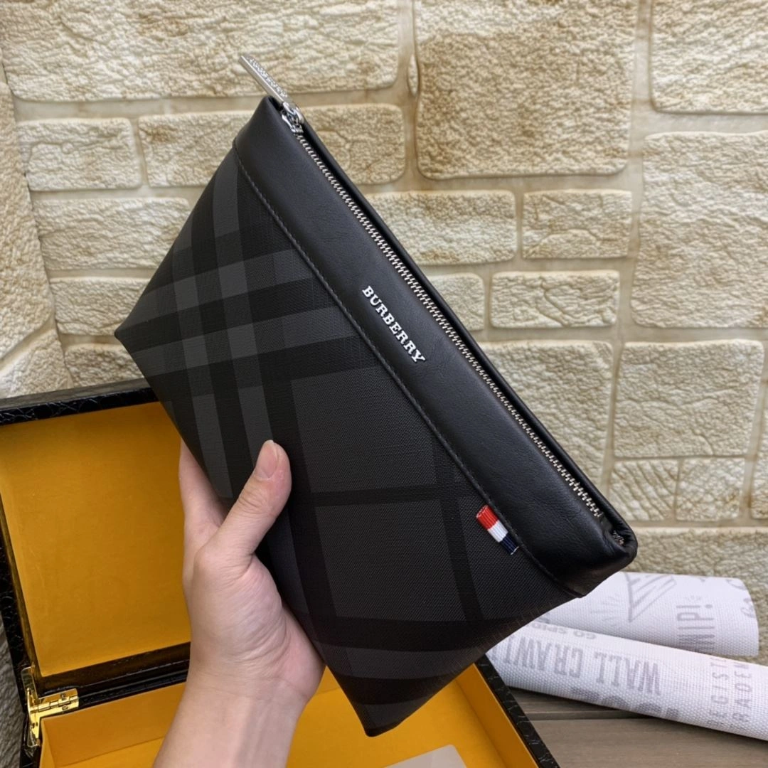 Value-priced Mens Burberry Clutch Bags