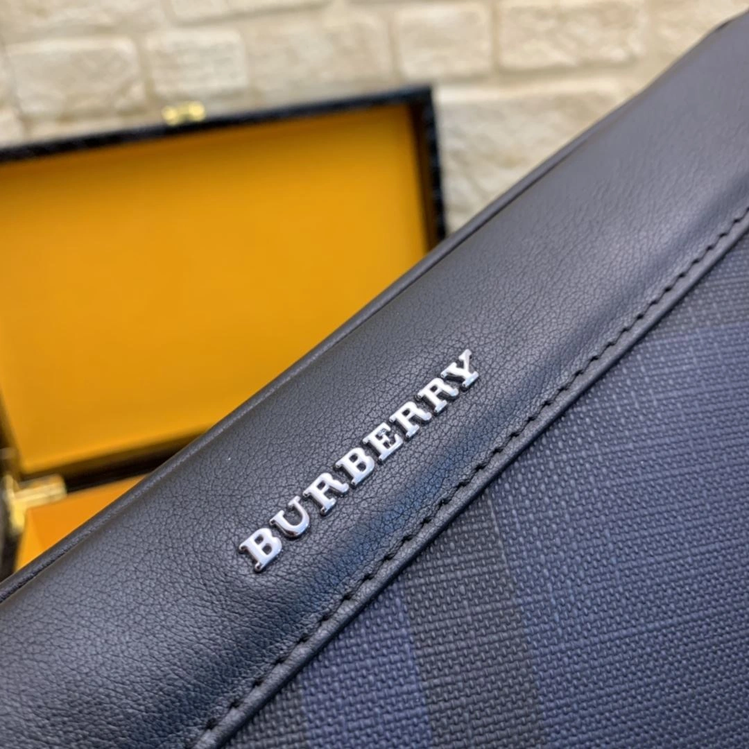 Low-cost Mens Burberry Clutch Bags