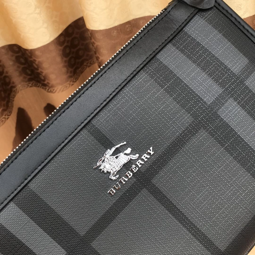 Top match Mens Burberry Clutch Bags