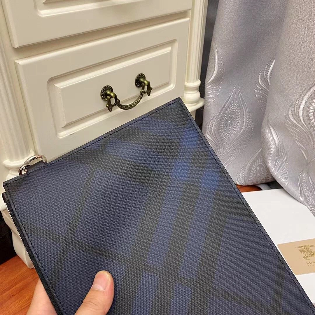 Perfect replica Mens Burberry Clutch Bags
