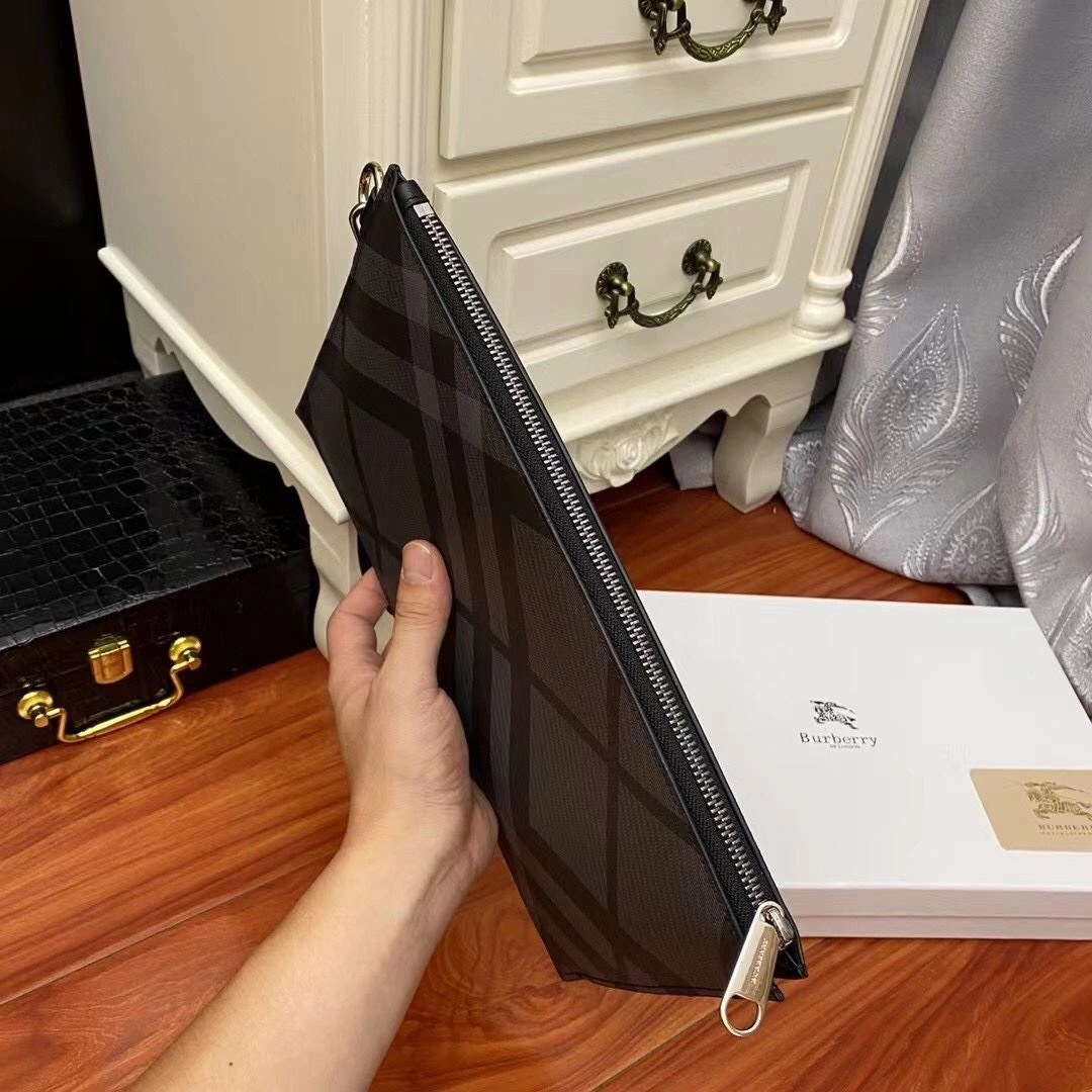 Perfect replica Mens Burberry Clutch Bags