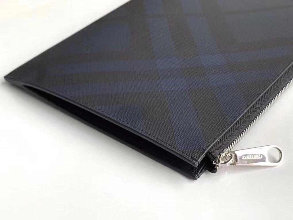 Top mirror Mens Burberry Clutch Bags