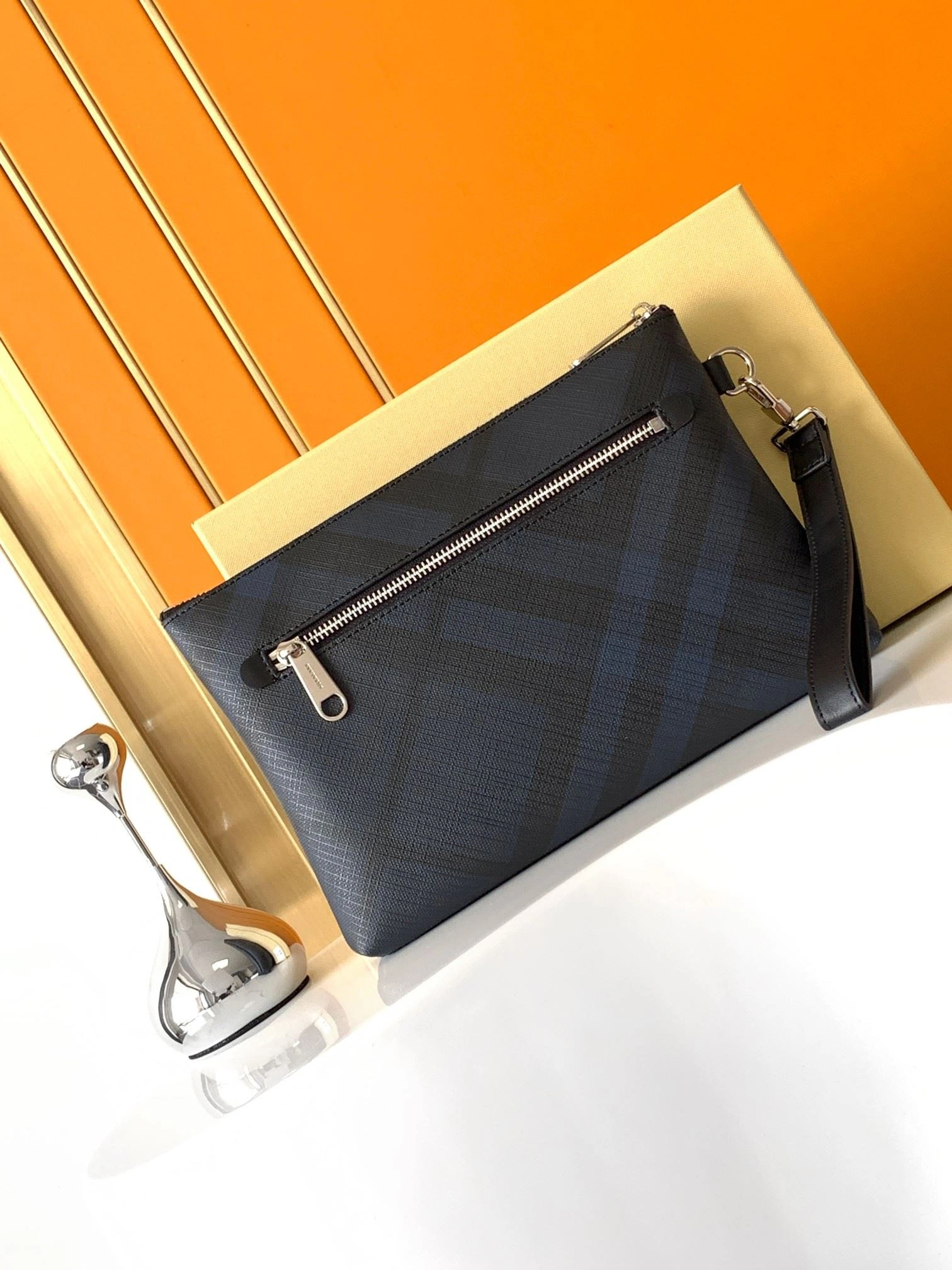 Indistinguishable Mens Burberry Clutch Bags