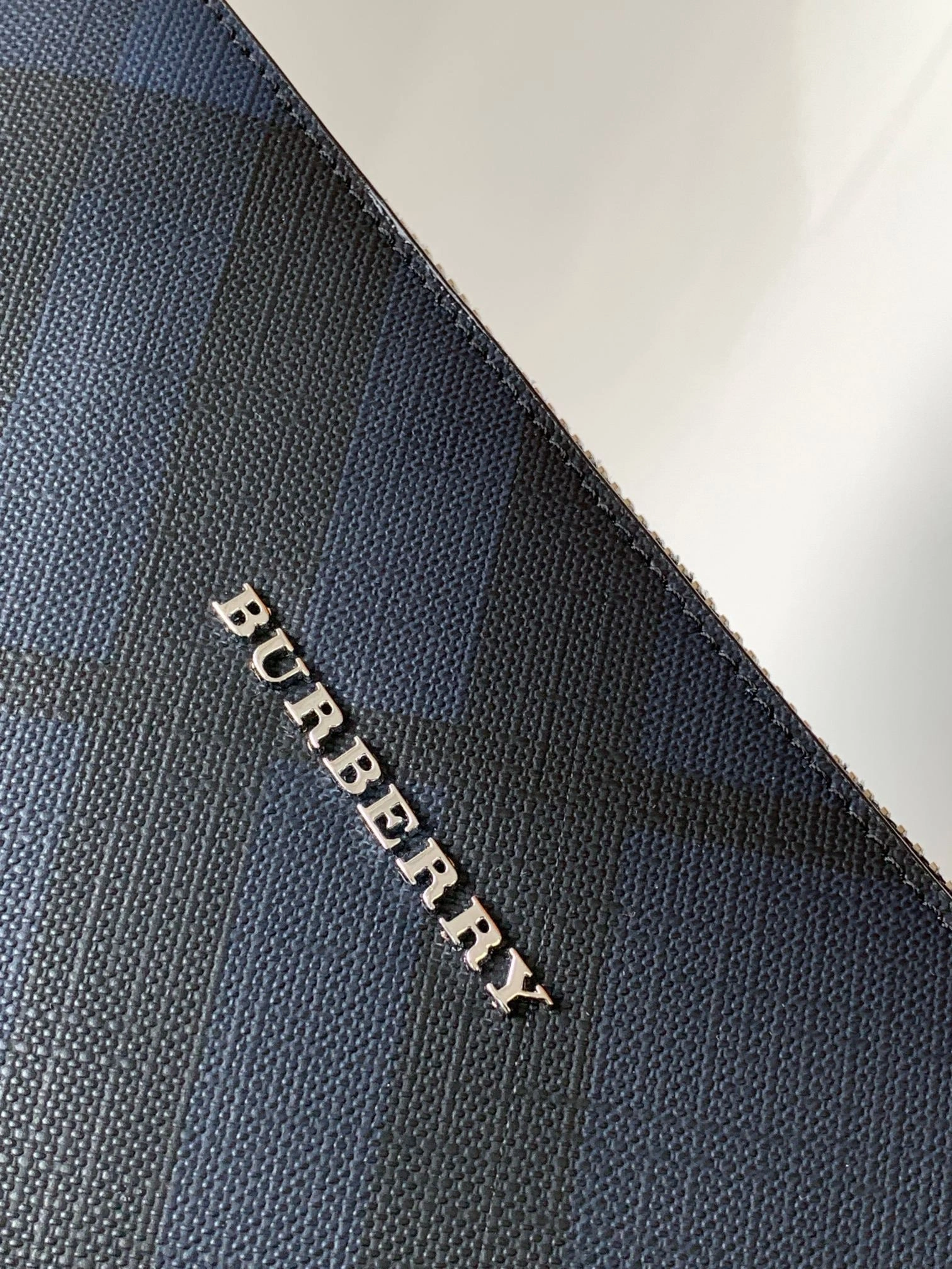 Indistinguishable Mens Burberry Clutch Bags