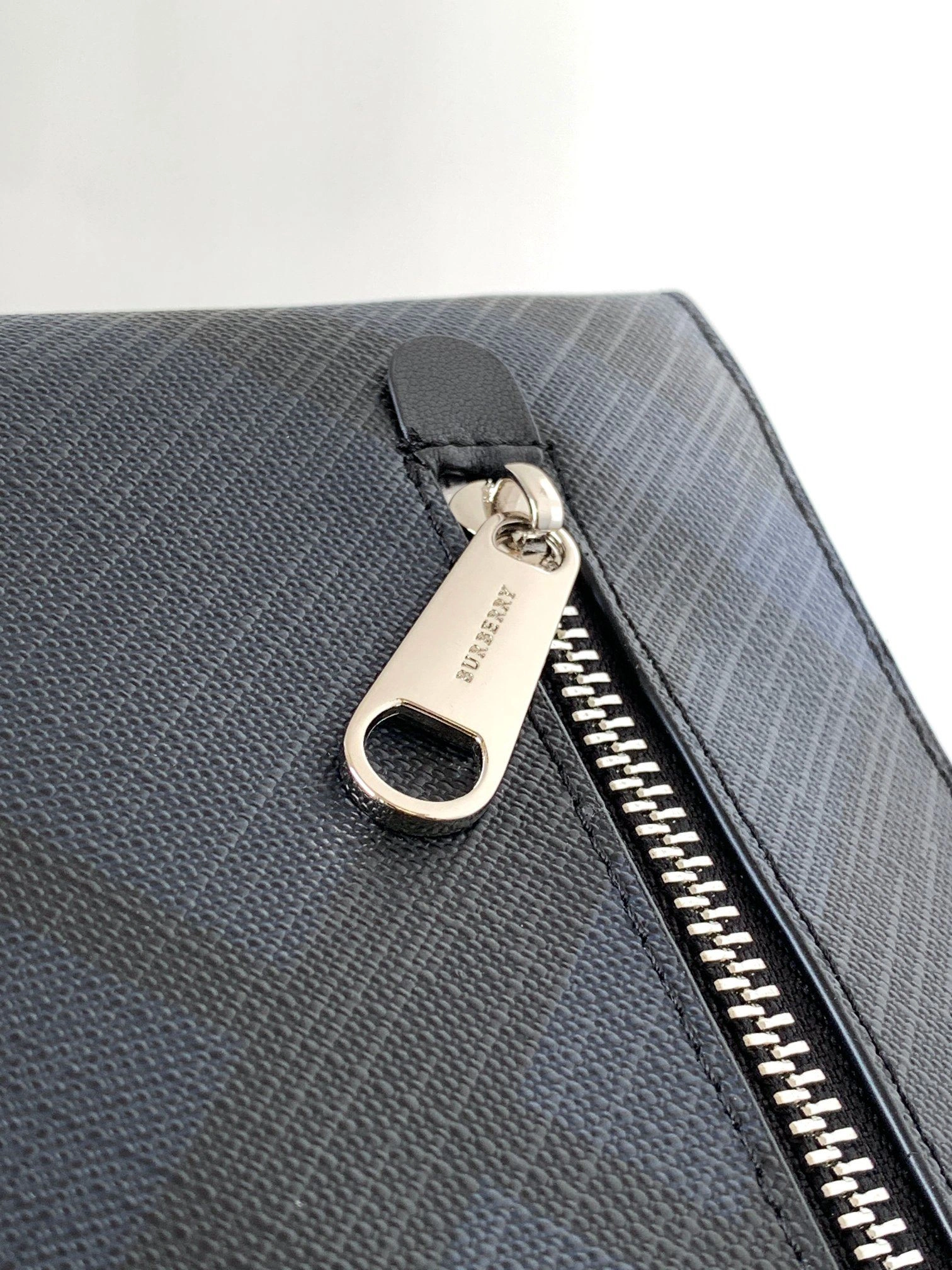 Indistinguishable Mens Burberry Clutch Bags