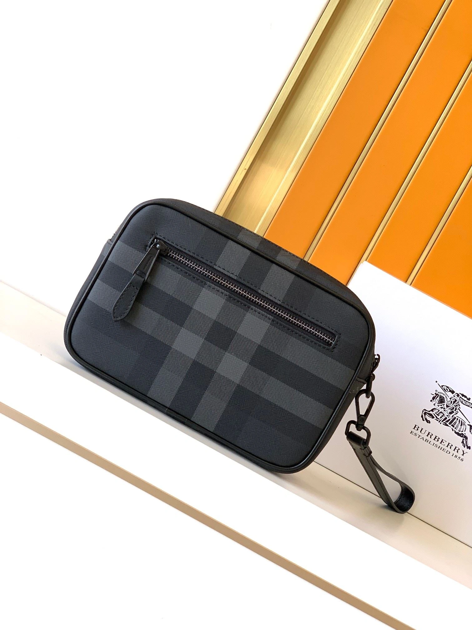 Accurate model Mens Burberry Clutch Bags