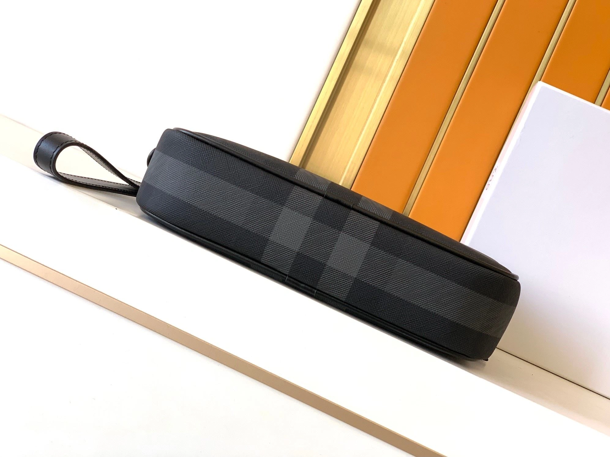 Accurate model Mens Burberry Clutch Bags