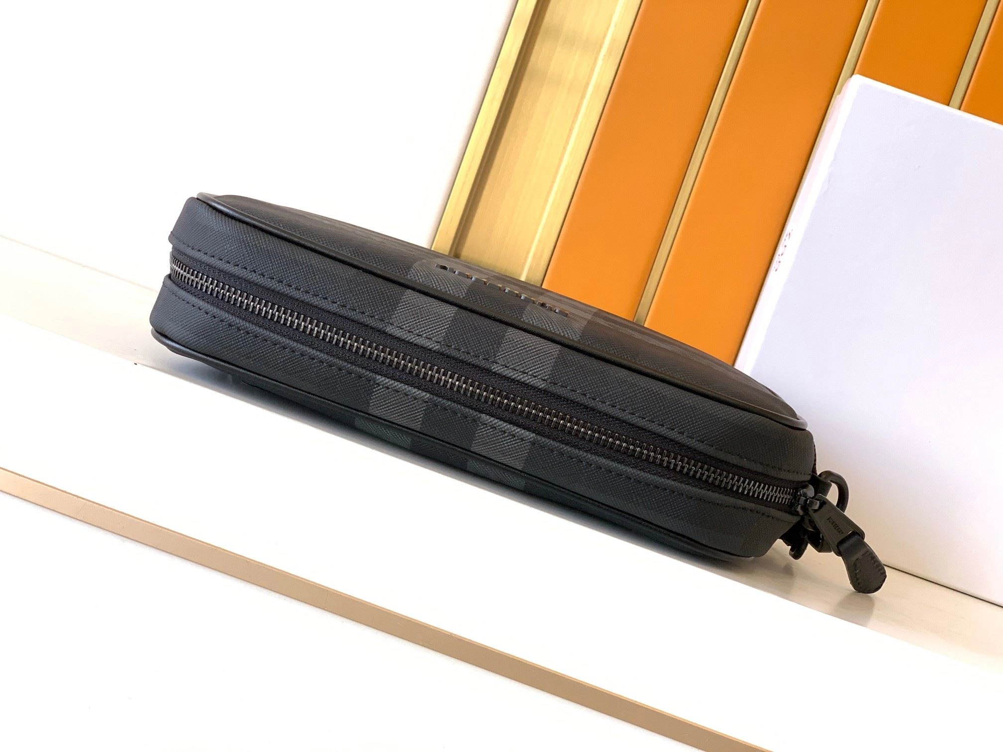Accurate model Mens Burberry Clutch Bags