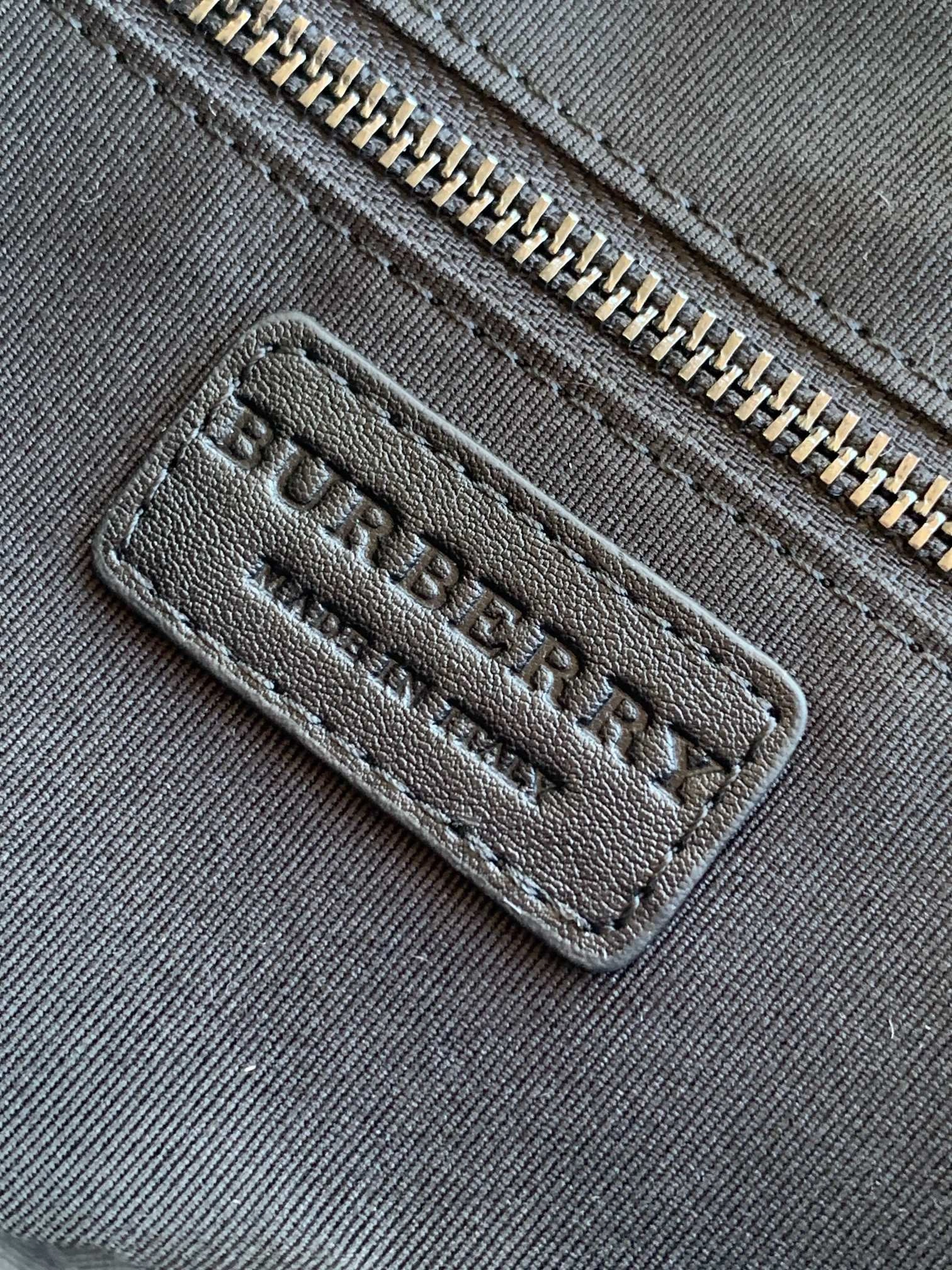 Accurate model Mens Burberry Clutch Bags