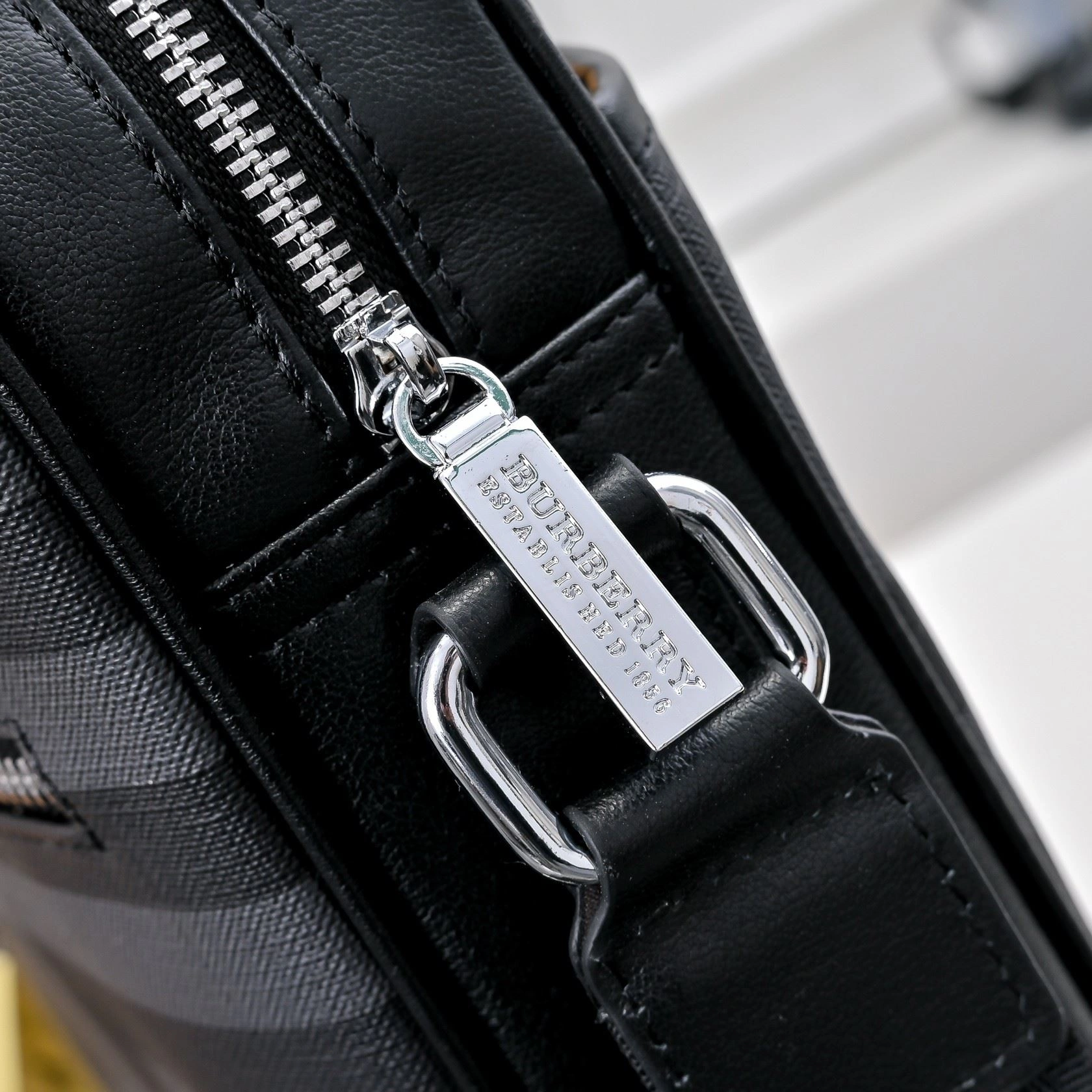 Bargain Mens Burberry Satchel Bags