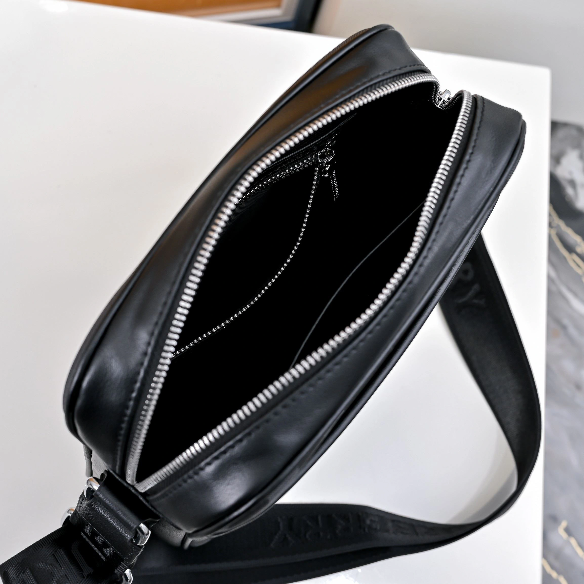 Bargain Mens Burberry Satchel Bags