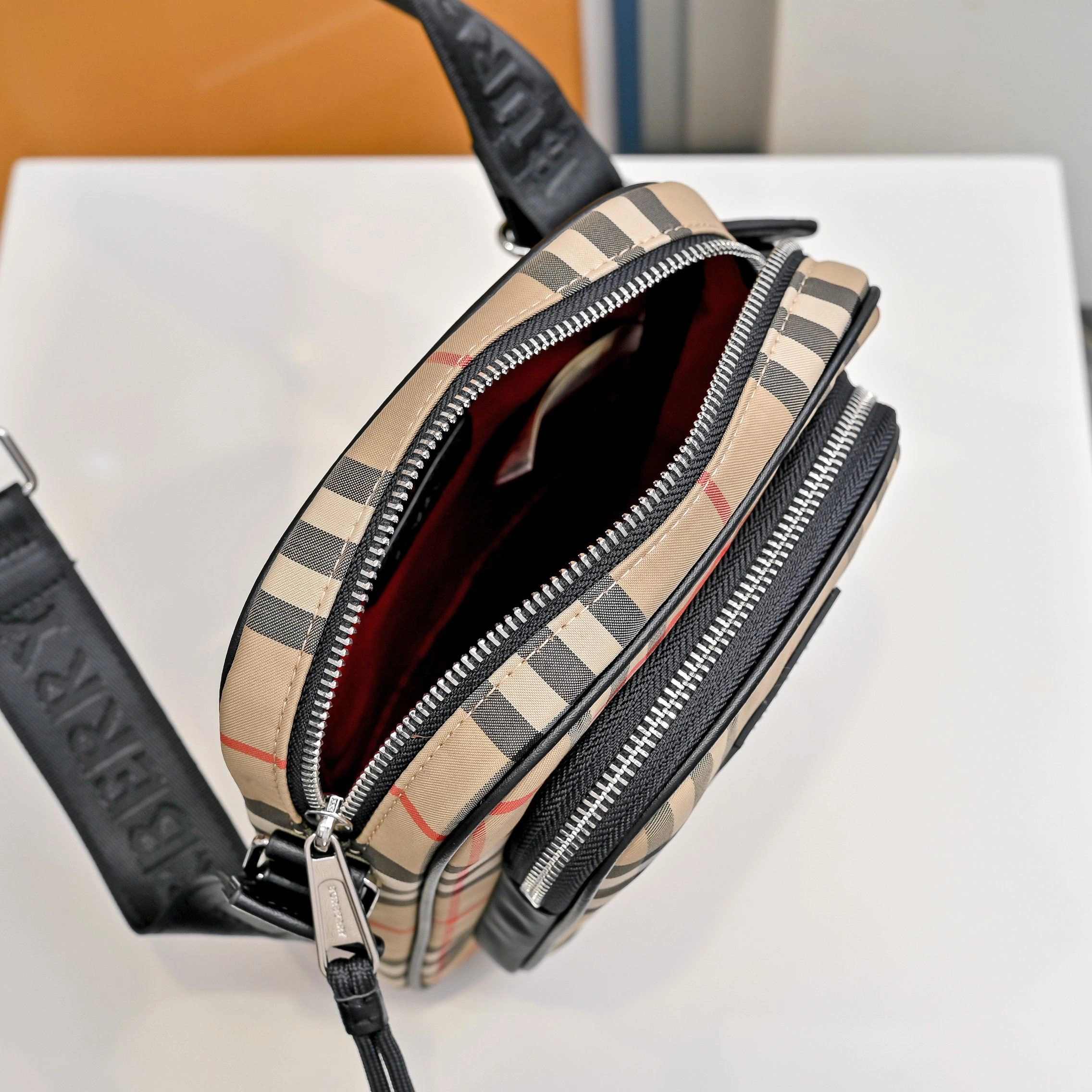 High fidelity Mens Burberry Satchel Bags