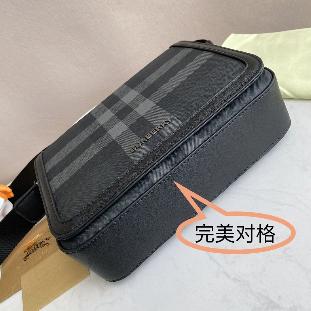Accurate model Mens Burberry Satchel Bags