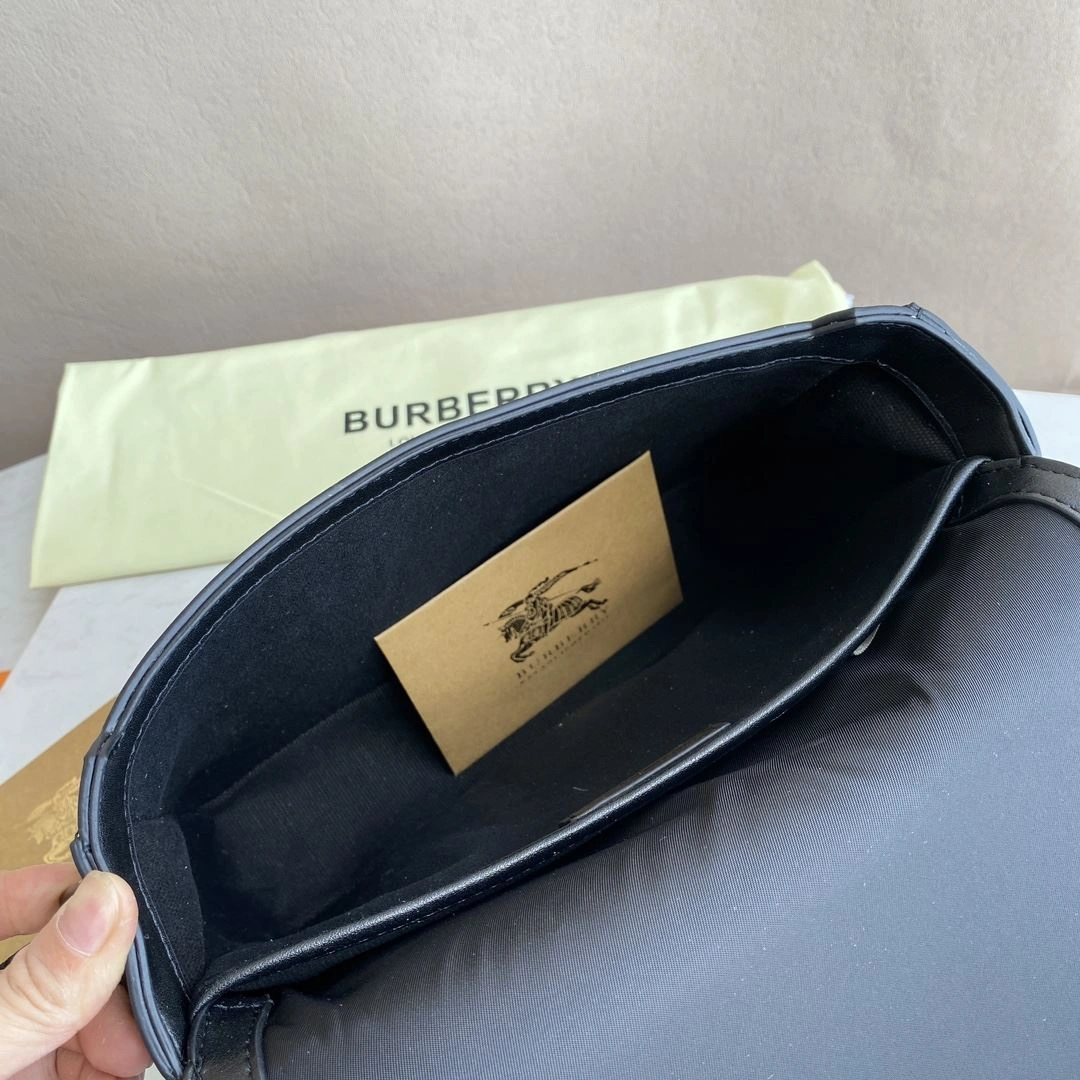 Accurate model Mens Burberry Satchel Bags