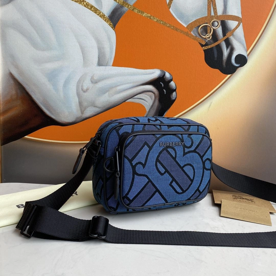 Accurate model Mens Burberry Satchel Bags