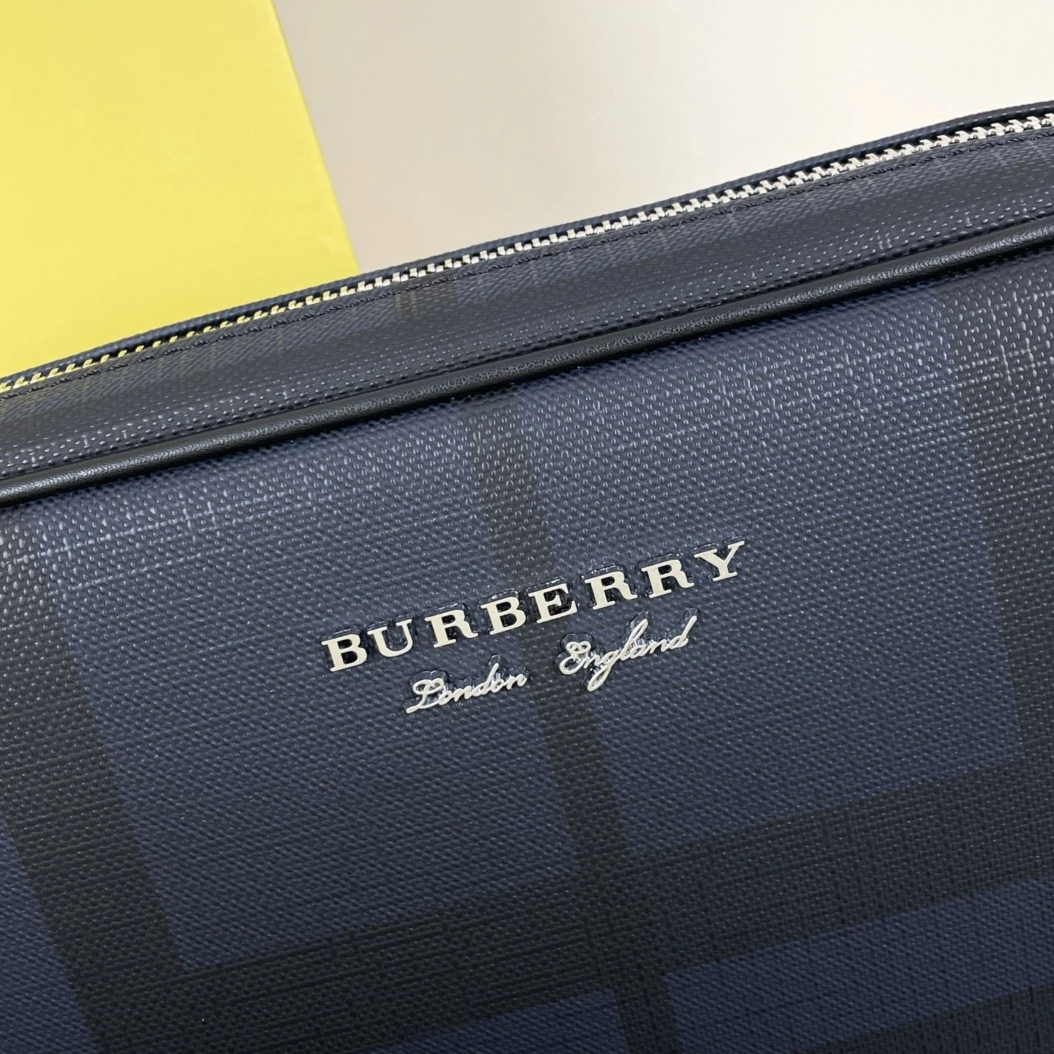 Bargain Mens Burberry Satchel Bags