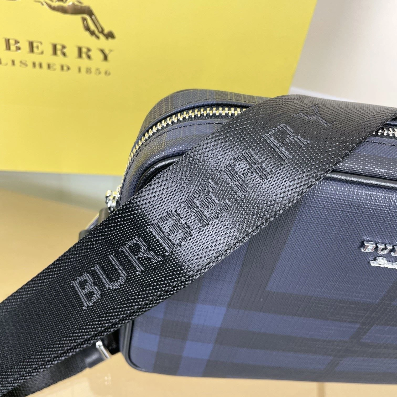 Bargain Mens Burberry Satchel Bags