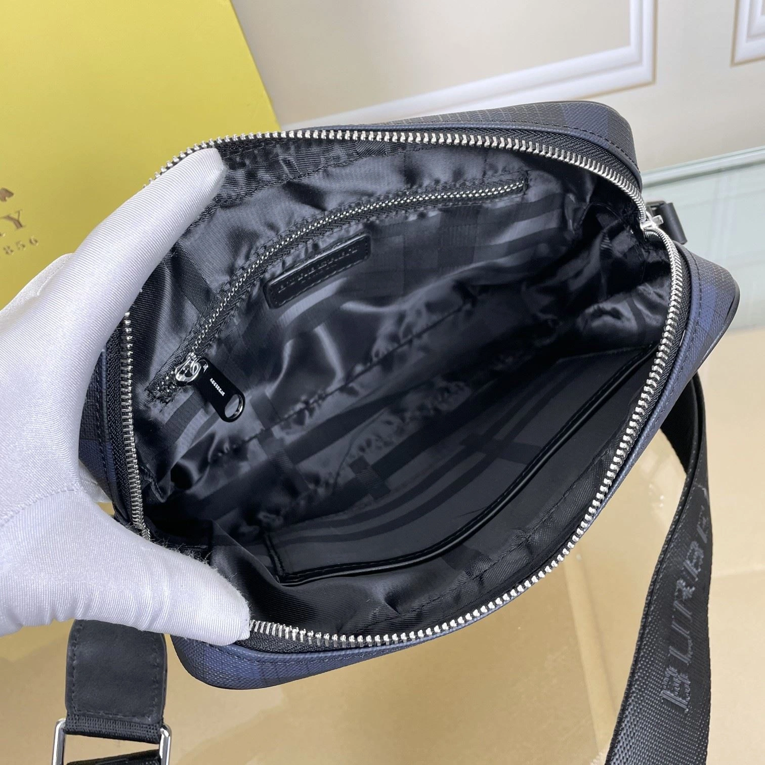 Bargain Mens Burberry Satchel Bags