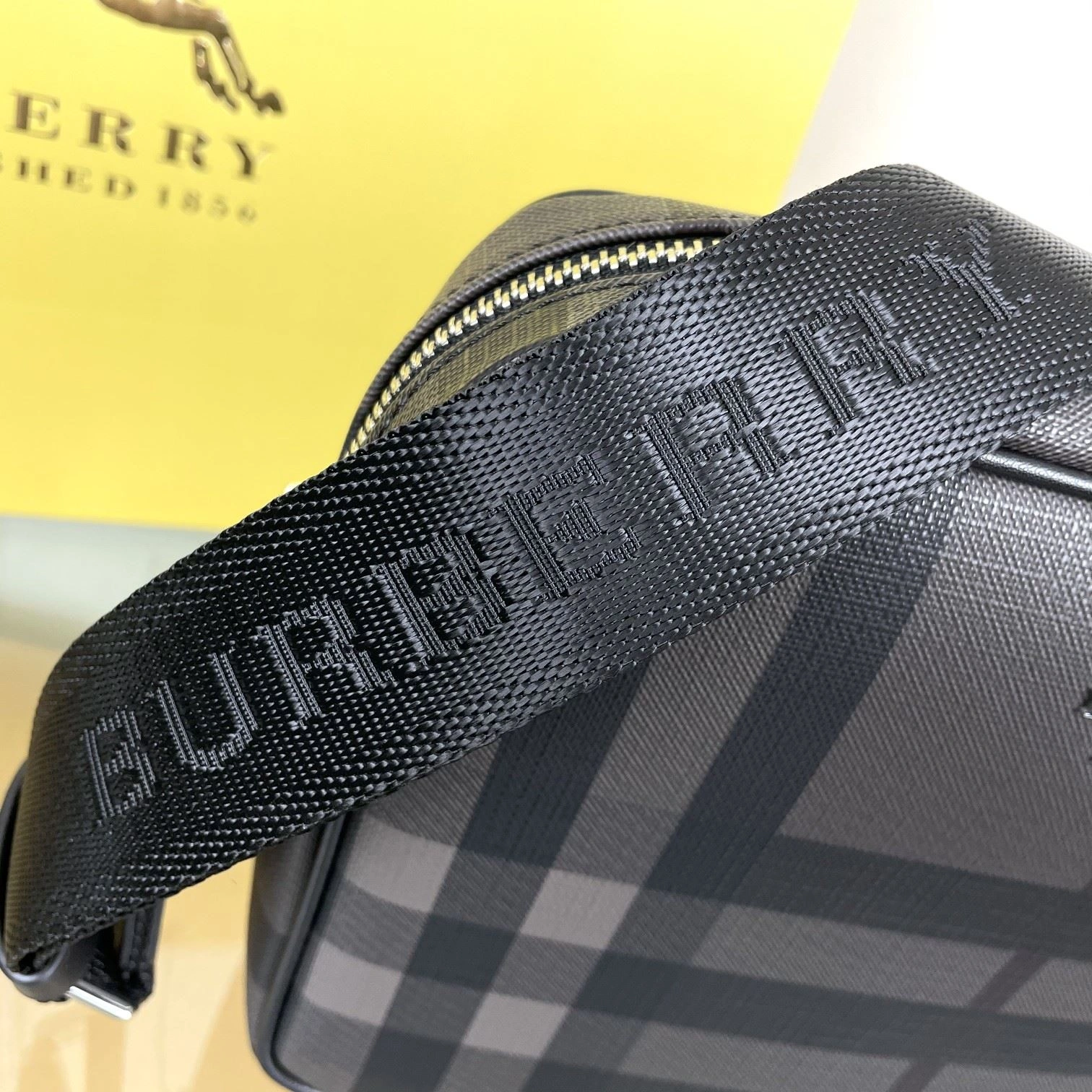 1:1 copy Mens Burberry Satchel Bags