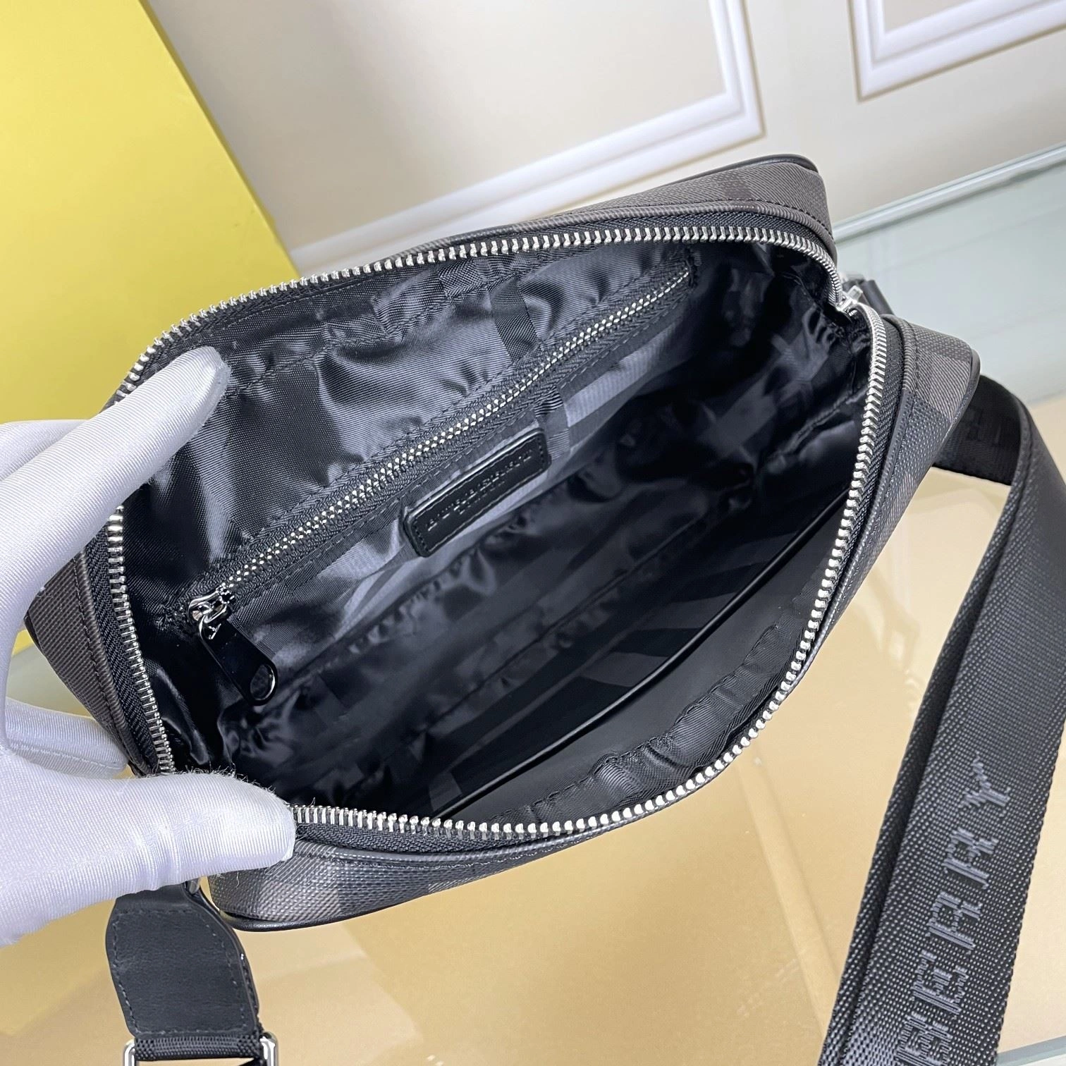 1:1 copy Mens Burberry Satchel Bags