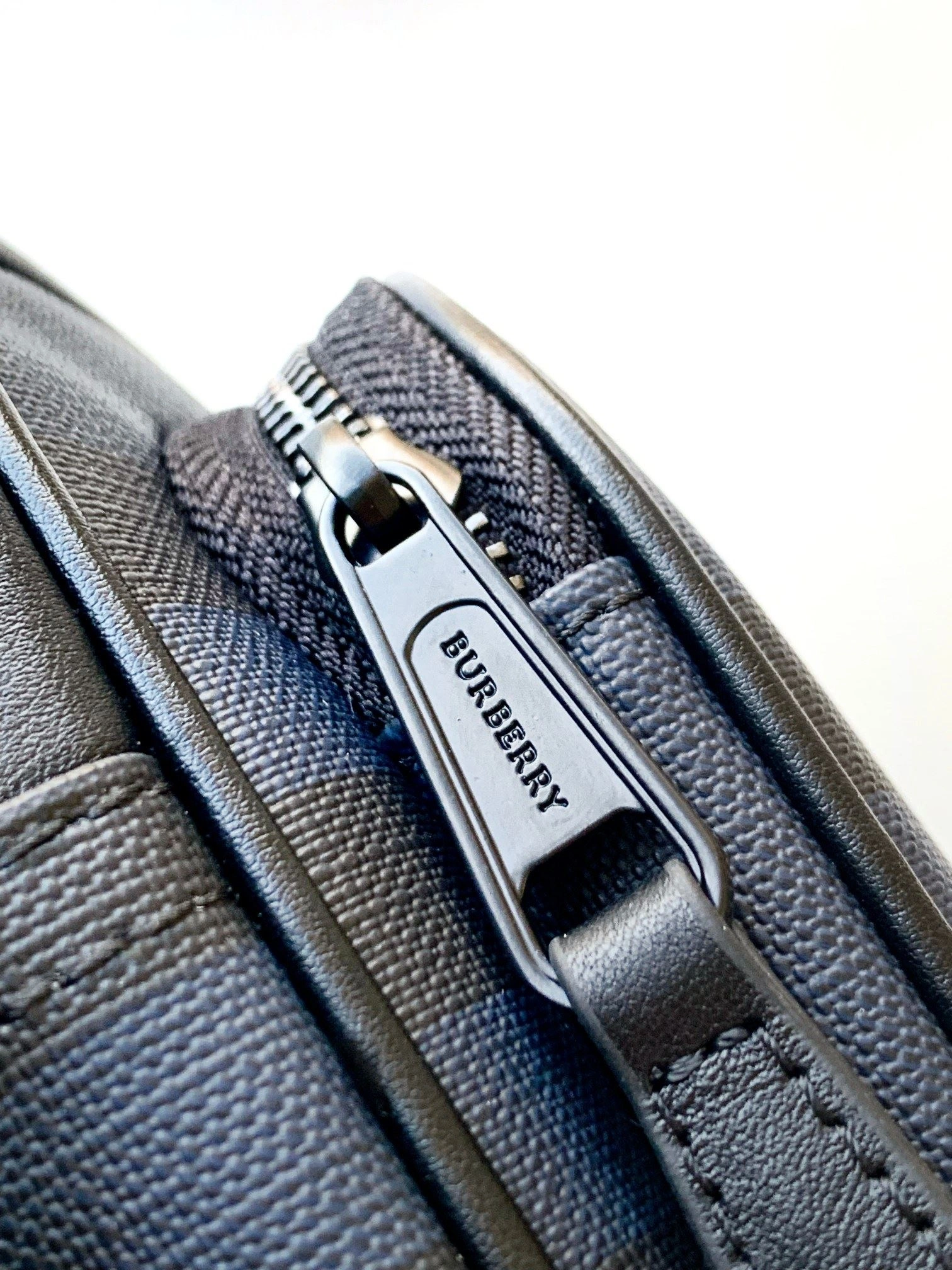 High fidelity Mens Burberry Satchel Bags