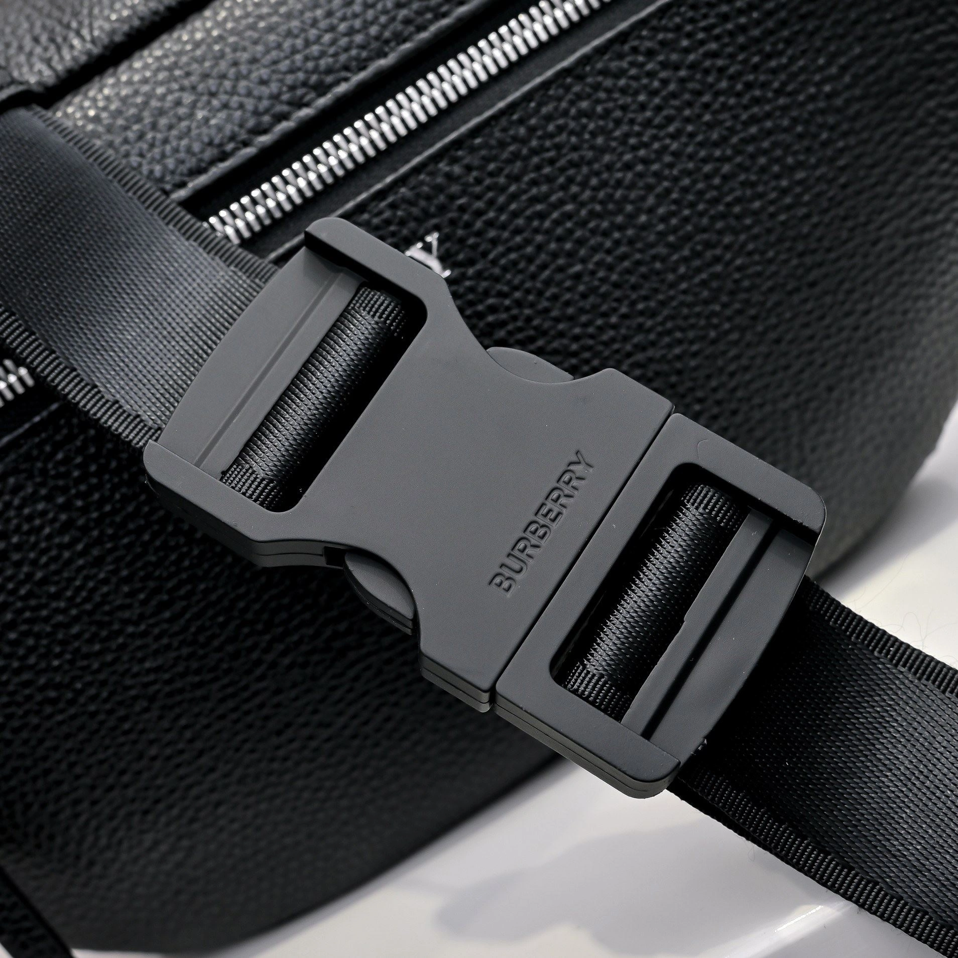 Top mirror Mens Burberry Waist Chest Packs