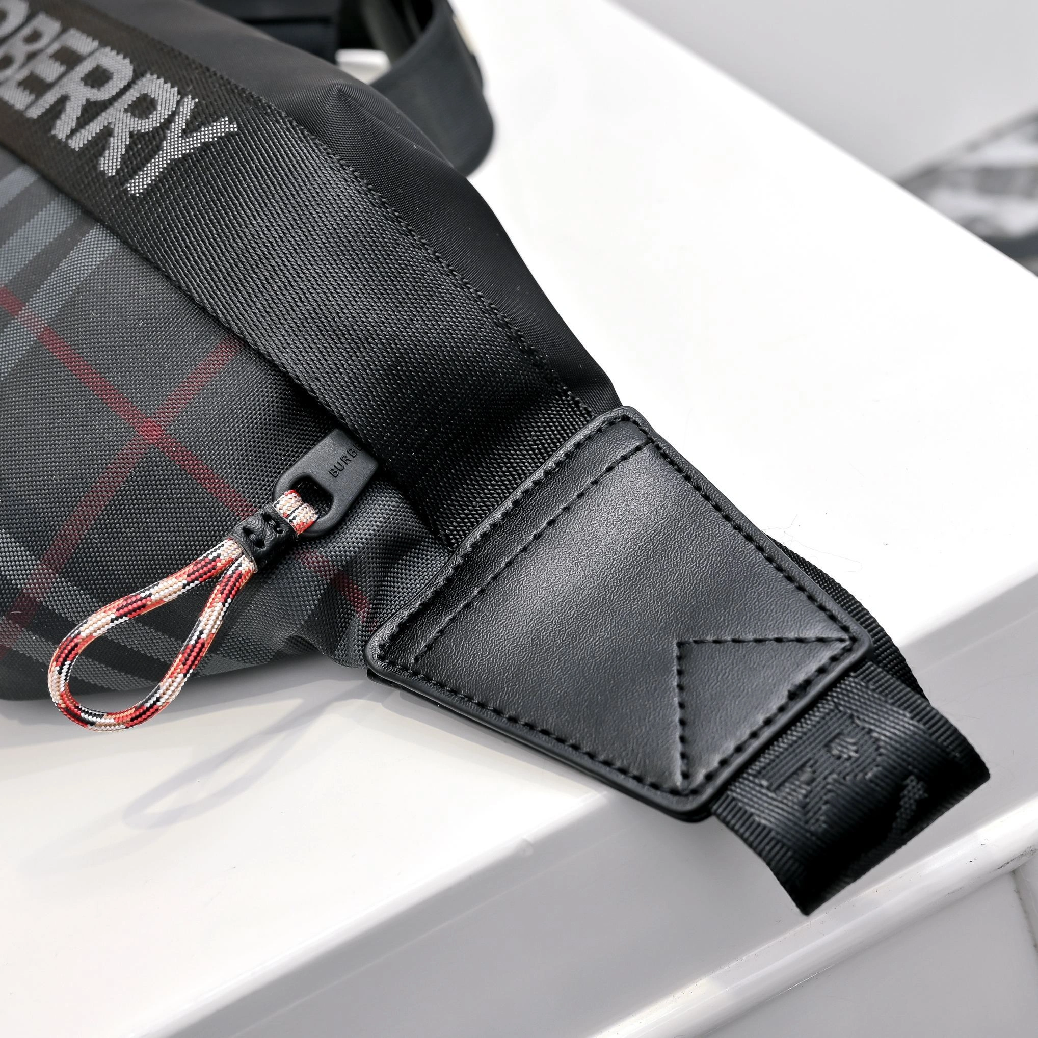 Mirror quality Mens Burberry Waist Chest Packs