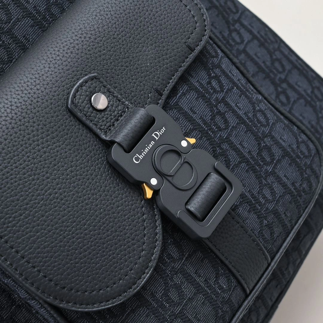 Accurate model Mens Christian Dior Backpacks
