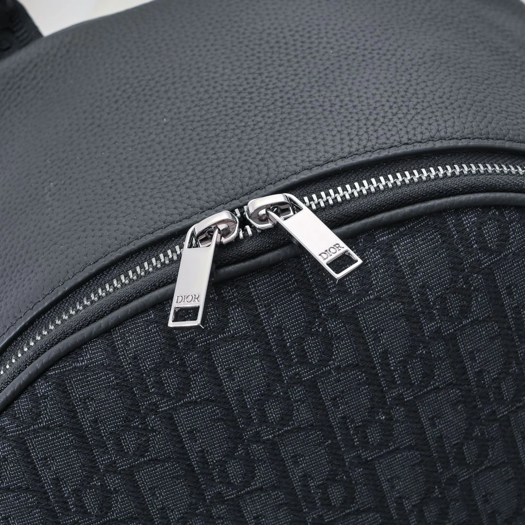 Accurate model Mens Christian Dior Backpacks