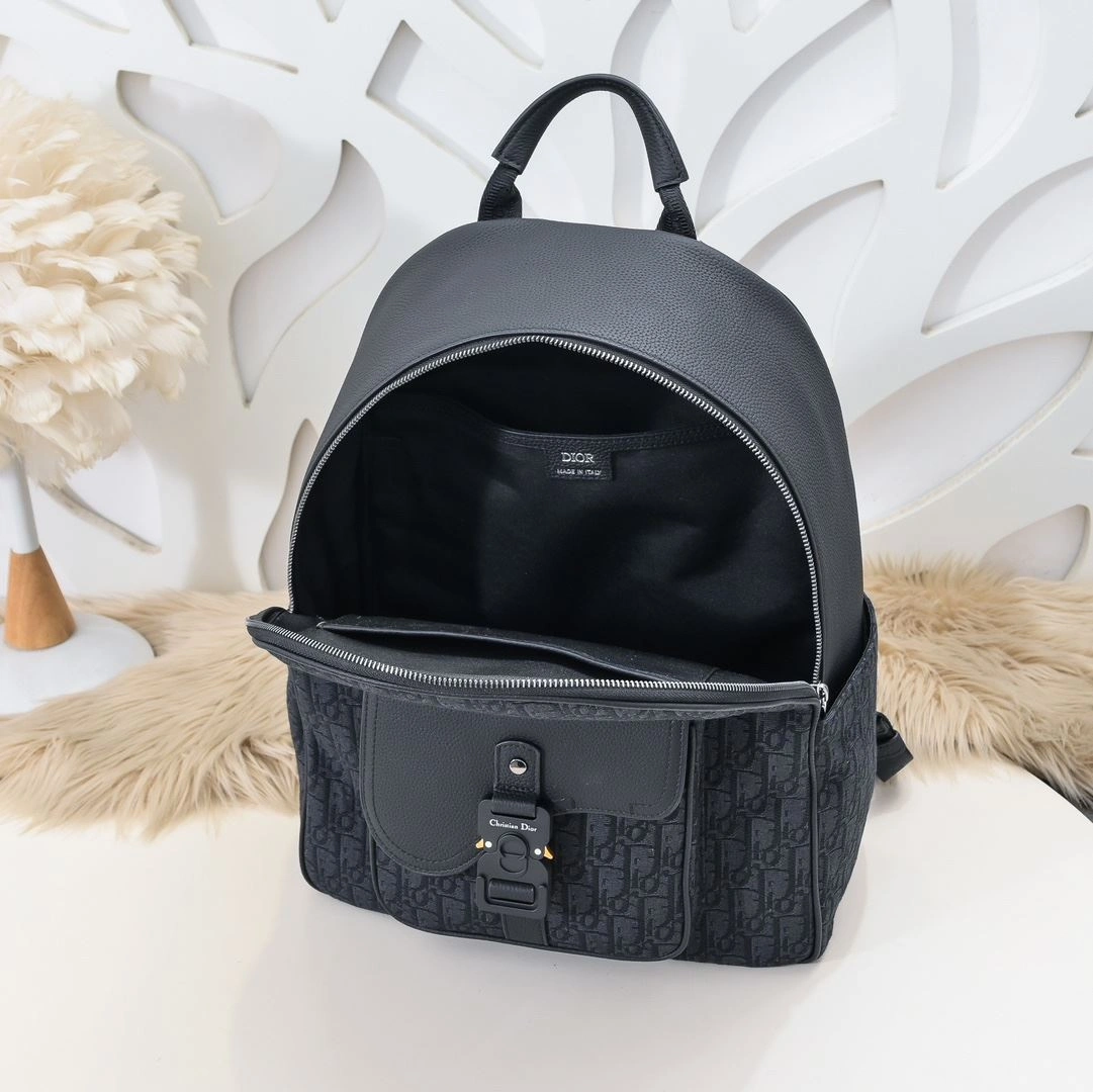 Accurate model Mens Christian Dior Backpacks