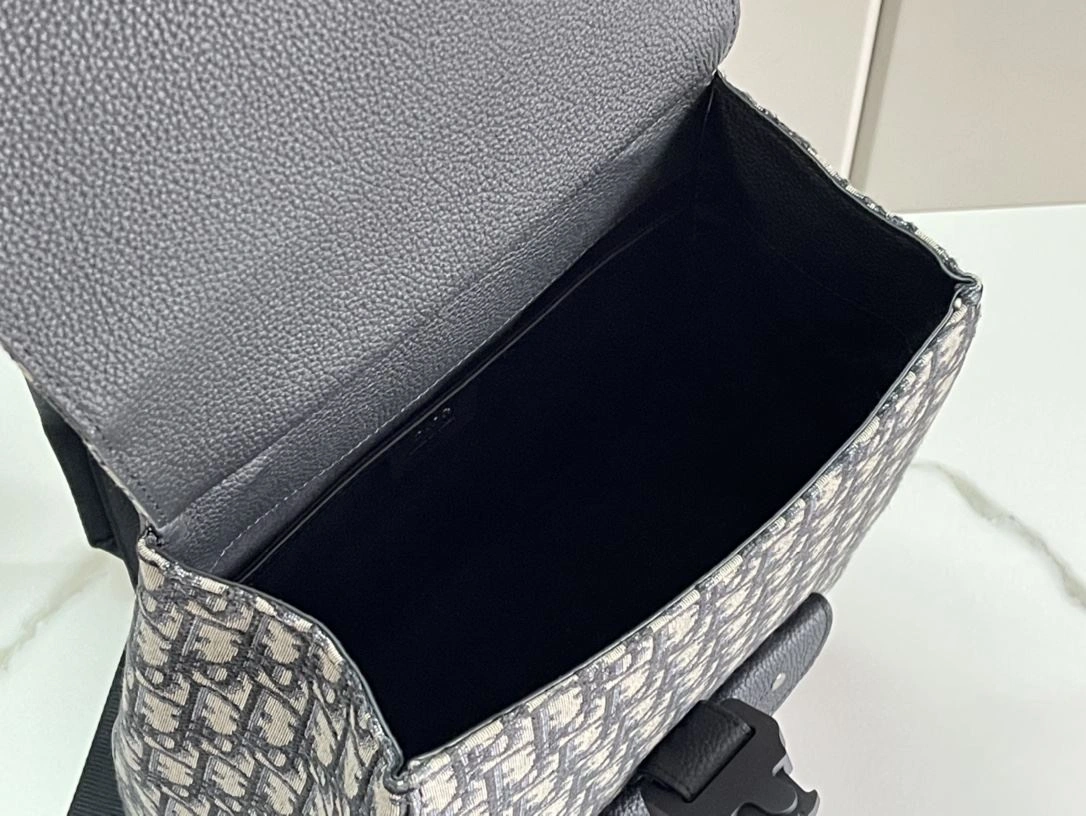 Accurate model Mens Christian Dior Backpacks