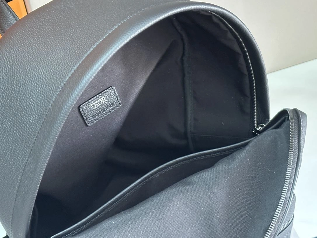 Bargain Mens Christian Dior Backpacks