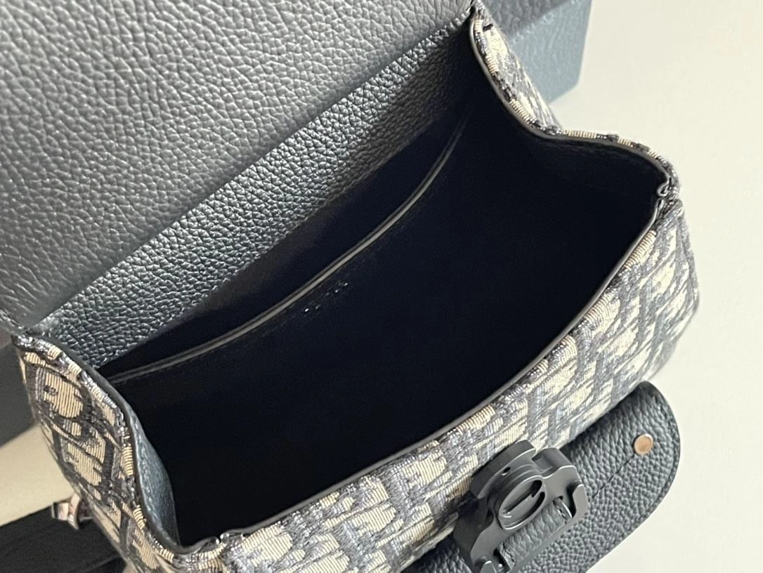 Bargain Mens Christian Dior Backpacks
